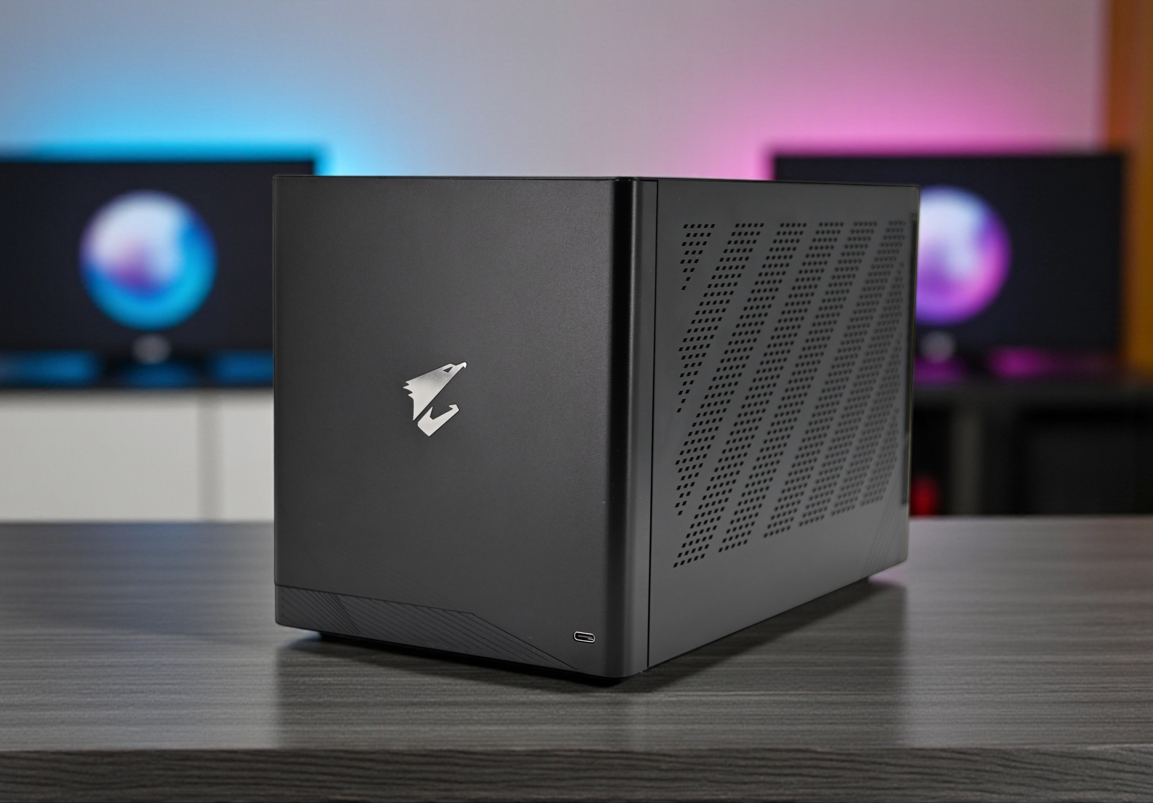 Laptop-Power-Boost: Gigabyte Aorus RTX 5090 AI Box – Externe Nvidia GeForce RTX 5090 GPU per ...