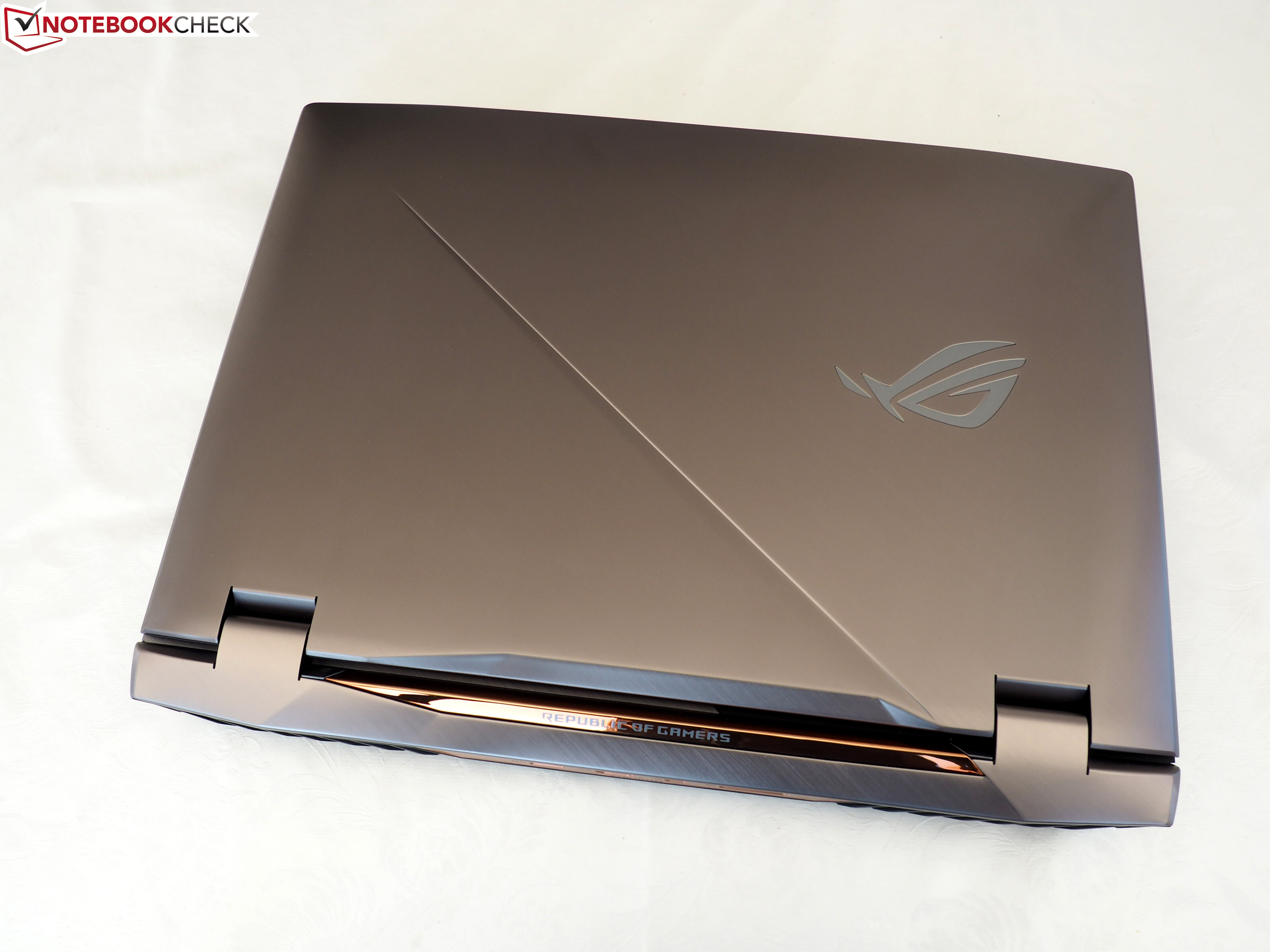 Test Asus ROG Chimera G703 (i7-7820HK, GTX 1080, Full-HD) Laptop ...