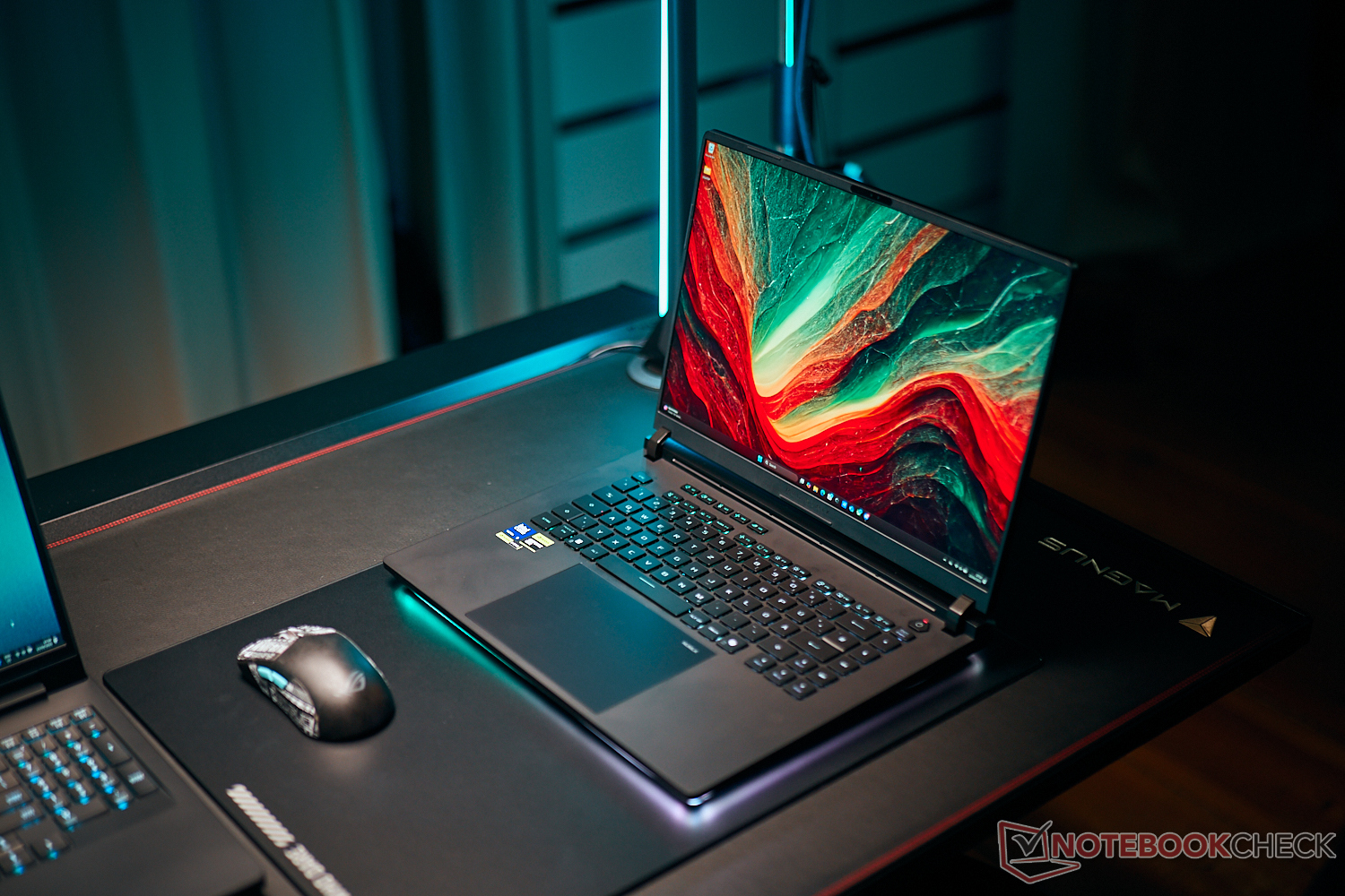 Nvidia RTX 5090 Laptop und Mini-LED im Gaming-Laptop - Asus ROG Strix ...