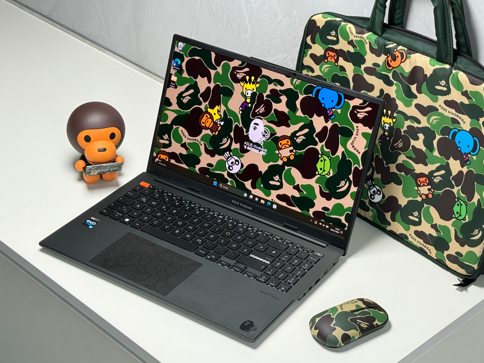 Asus VivoBook S15 BAPE im Laptop Test: Ein affenstarkes OLED-Notebook ...