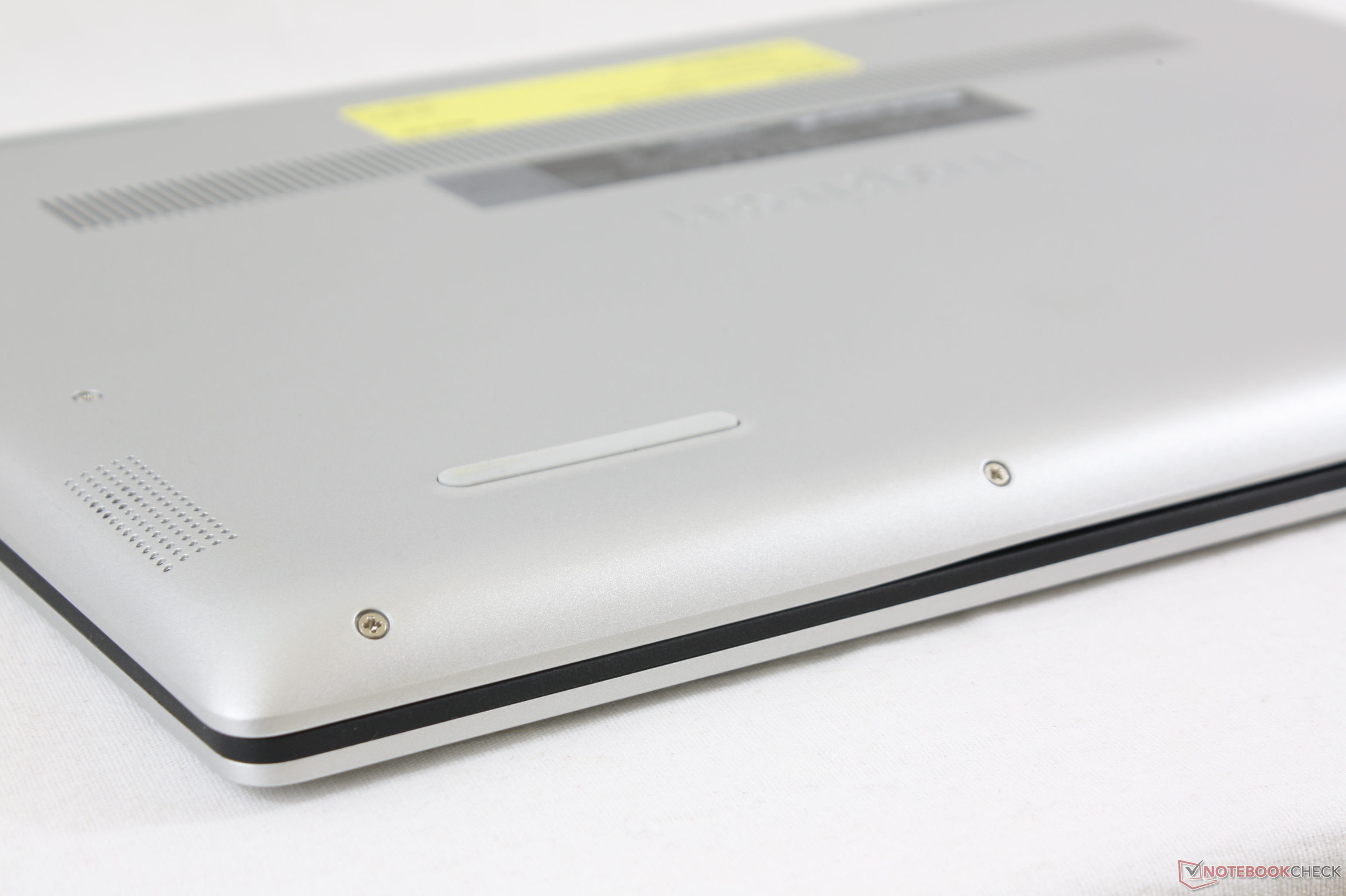 Test Dell Inspiron 14 5000 5482 2-in-1 (i7-8565U) Convertible ...