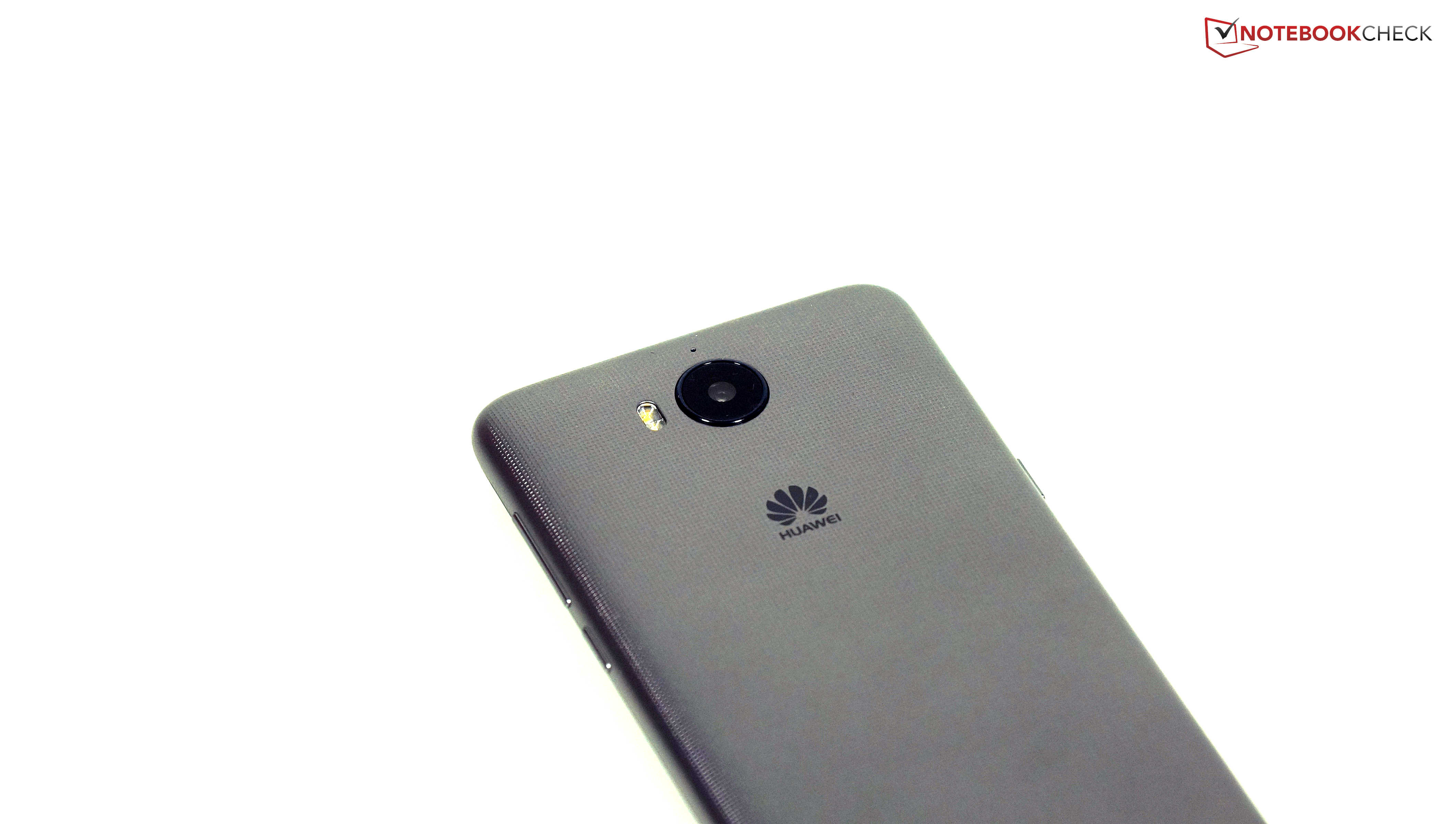 Test Huawei Y6 2017 Smartphone - Notebookcheck.com Tests