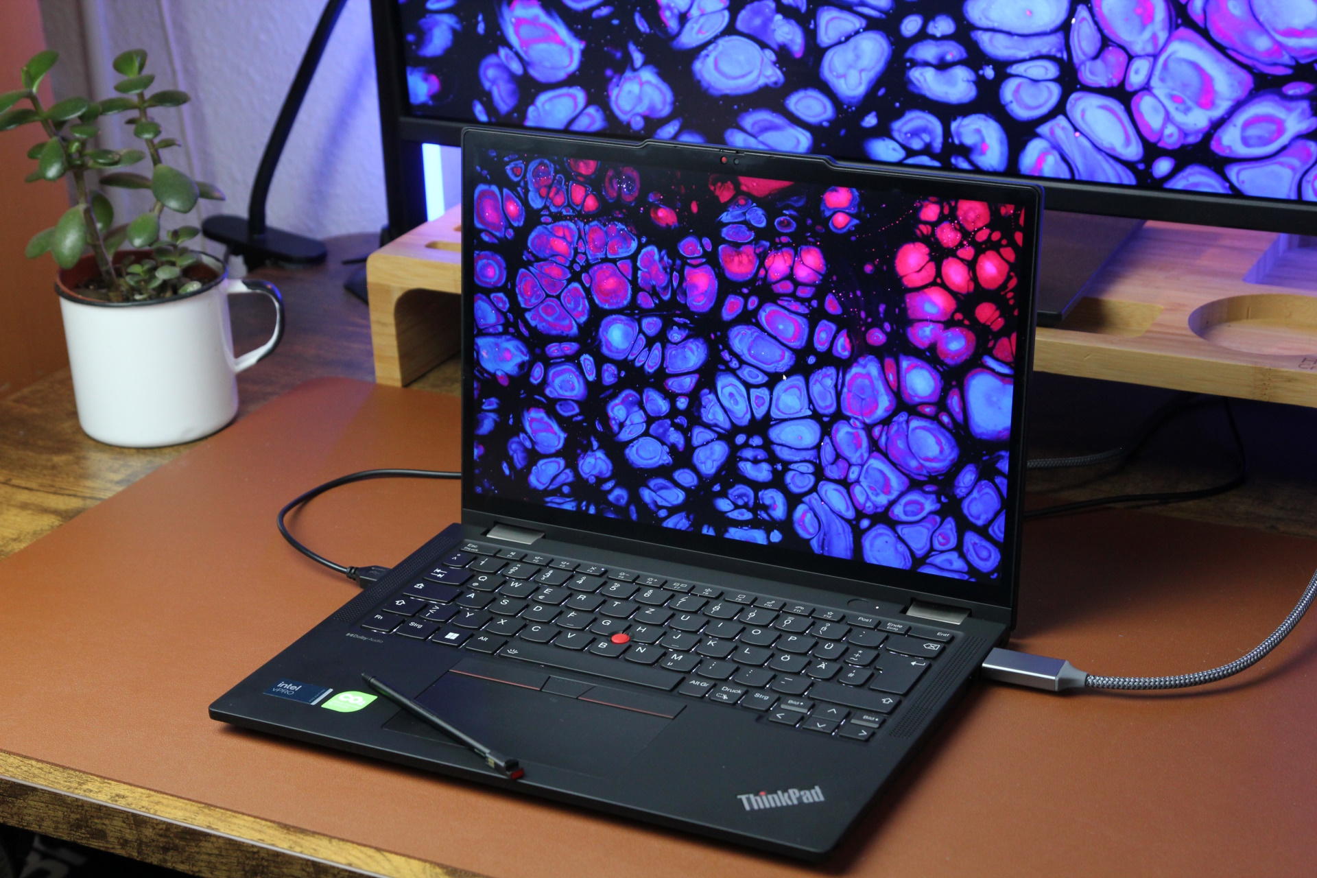 Lenovo ThinkPad X13 2-in-1 Gen 5 im Laptop-Test: Der performante Yoga ...