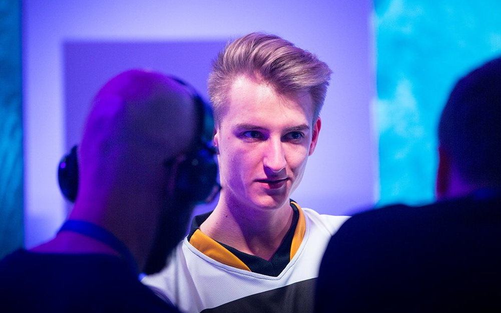 eSports: Sasha "Scarlett" Hostyn gewinnt die Intel Extreme Masters ...