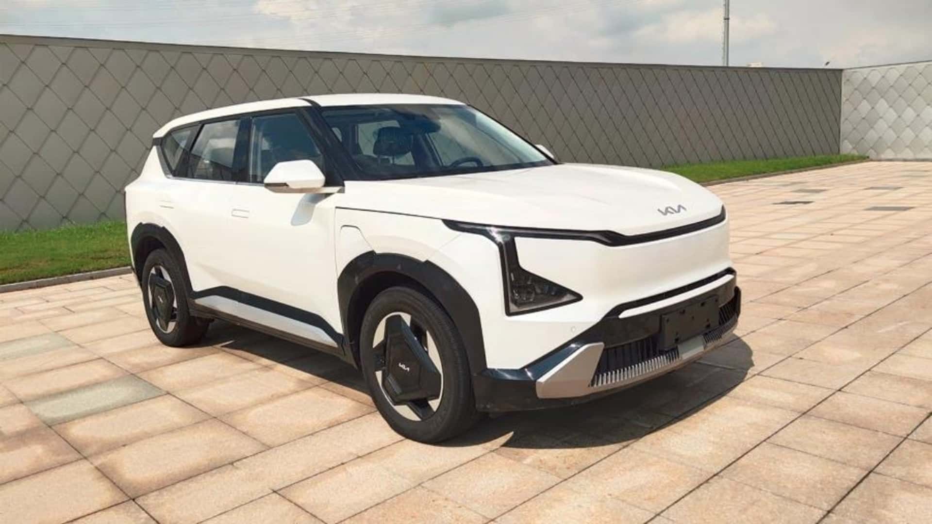Kürzer aber höher als der EV6: Bilder und technische Daten des Kia EV5 ...