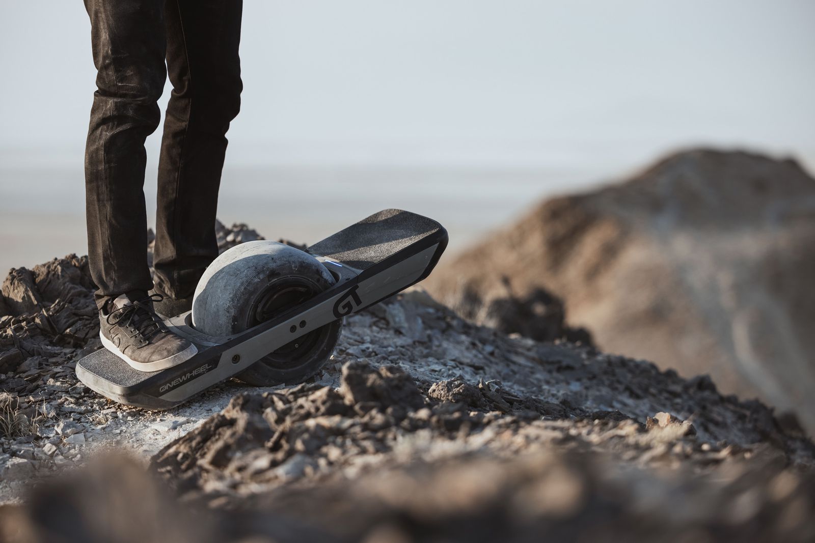 Das Future Motion Onewheel GT schafft 32 km/h und bis zu 52 km mit ...