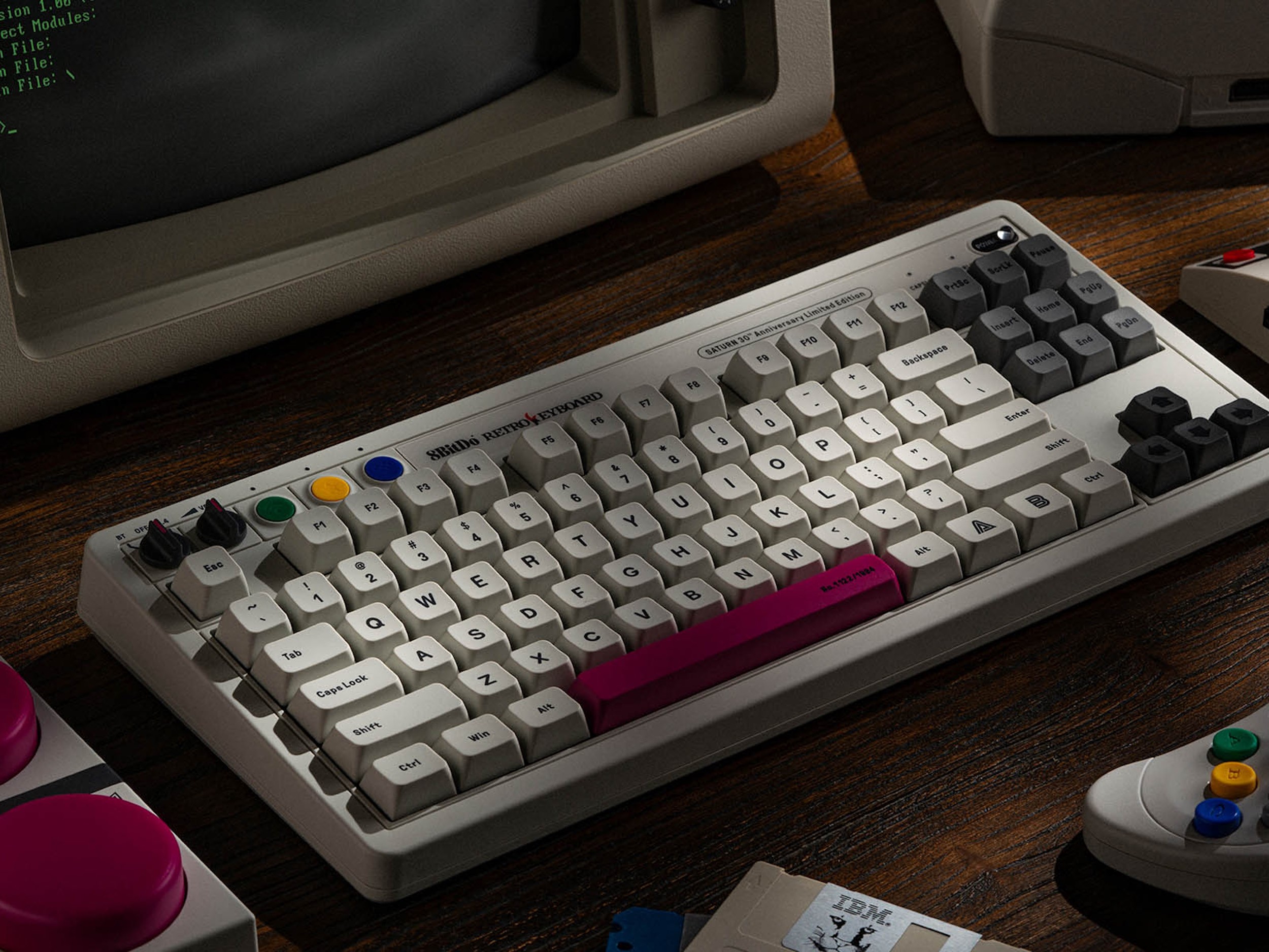 8BitDo: Neue, mechanische Tastatur kommt mit jede Menge Retro-Charme ...