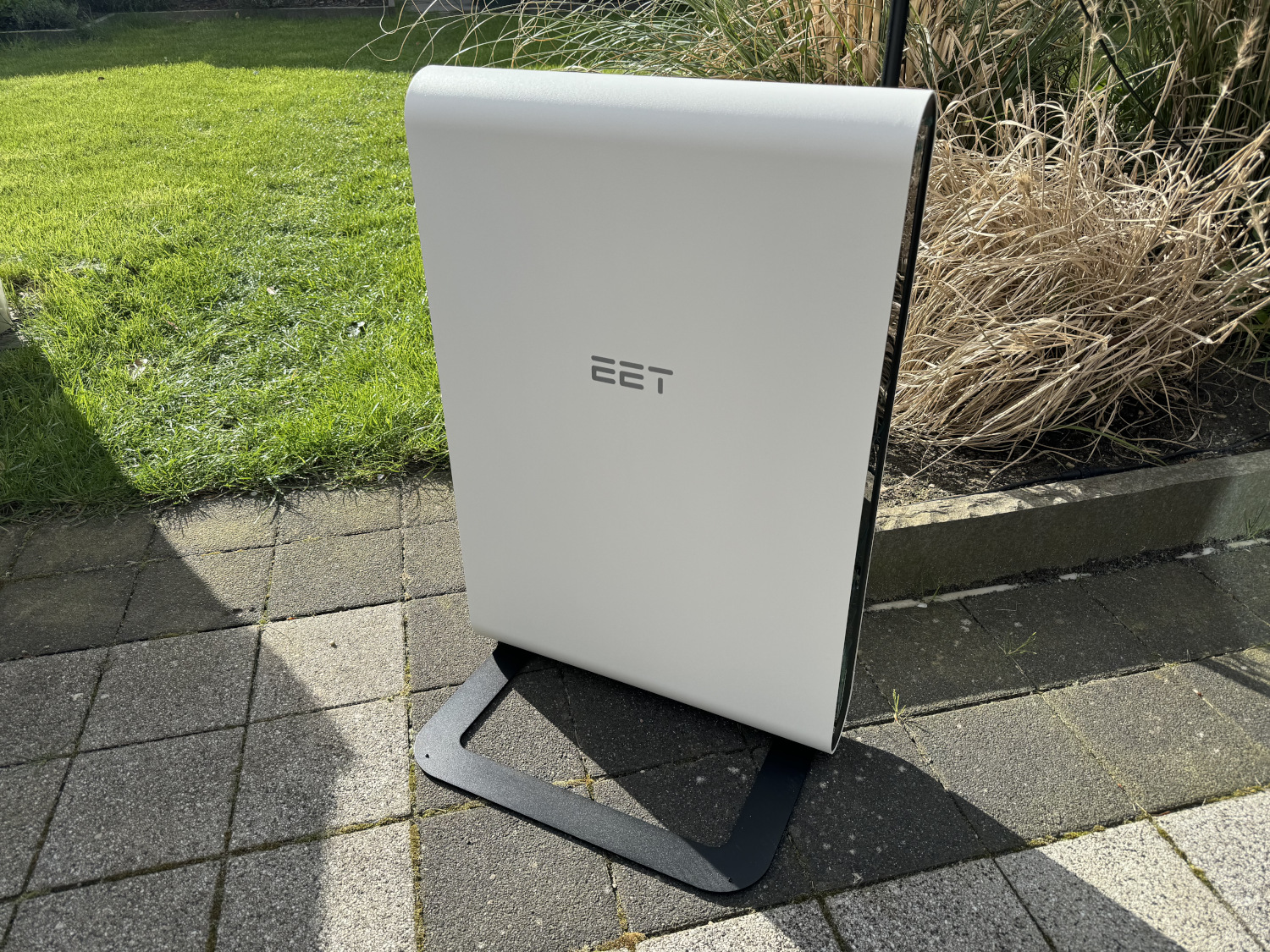 EET SolMate Test: Balkonkraftwerk-Speicher mit dynamischer ...