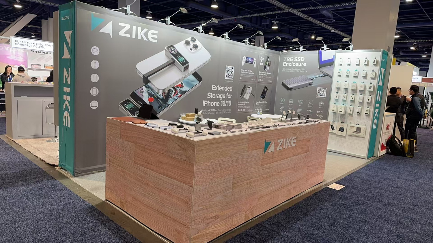 Zike Gaming-Controller macht iPhone und Co zur Handheld-Spielekonsole und startet mit sattem ...