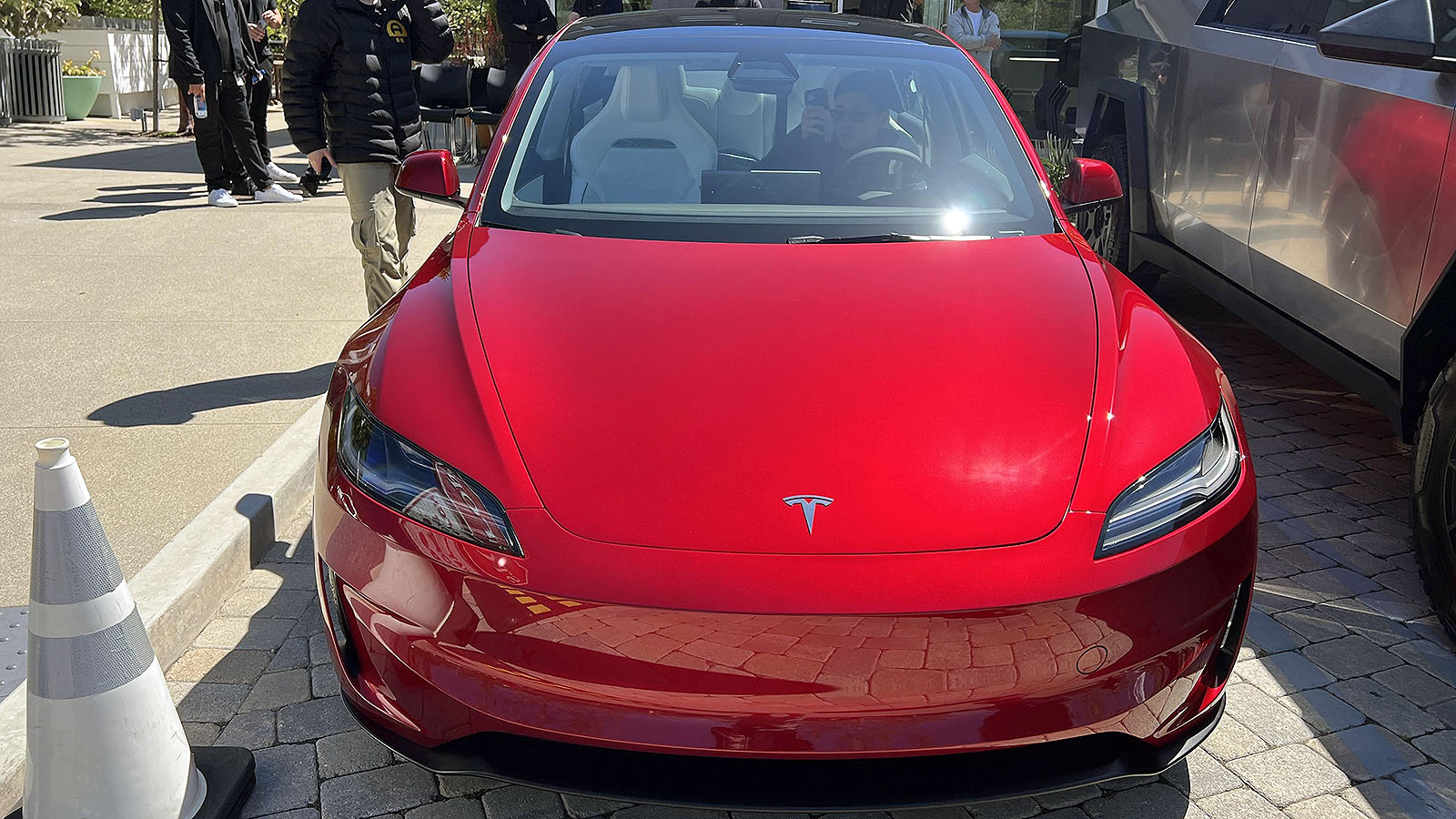 Tesla: Beschleunigung des Model 3 Ludicrous angekündigt, erste ...