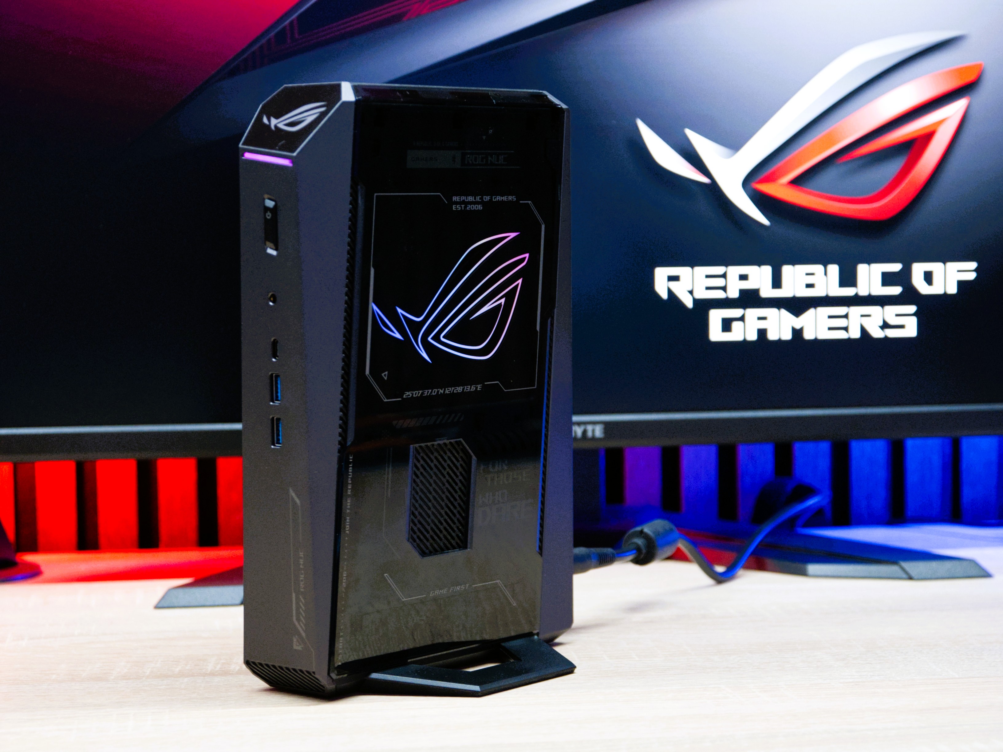 Core Ultra 9, GeForce RTX 5080, 32 GB RAM, 2 TB SSD: Kompakter Asus ...