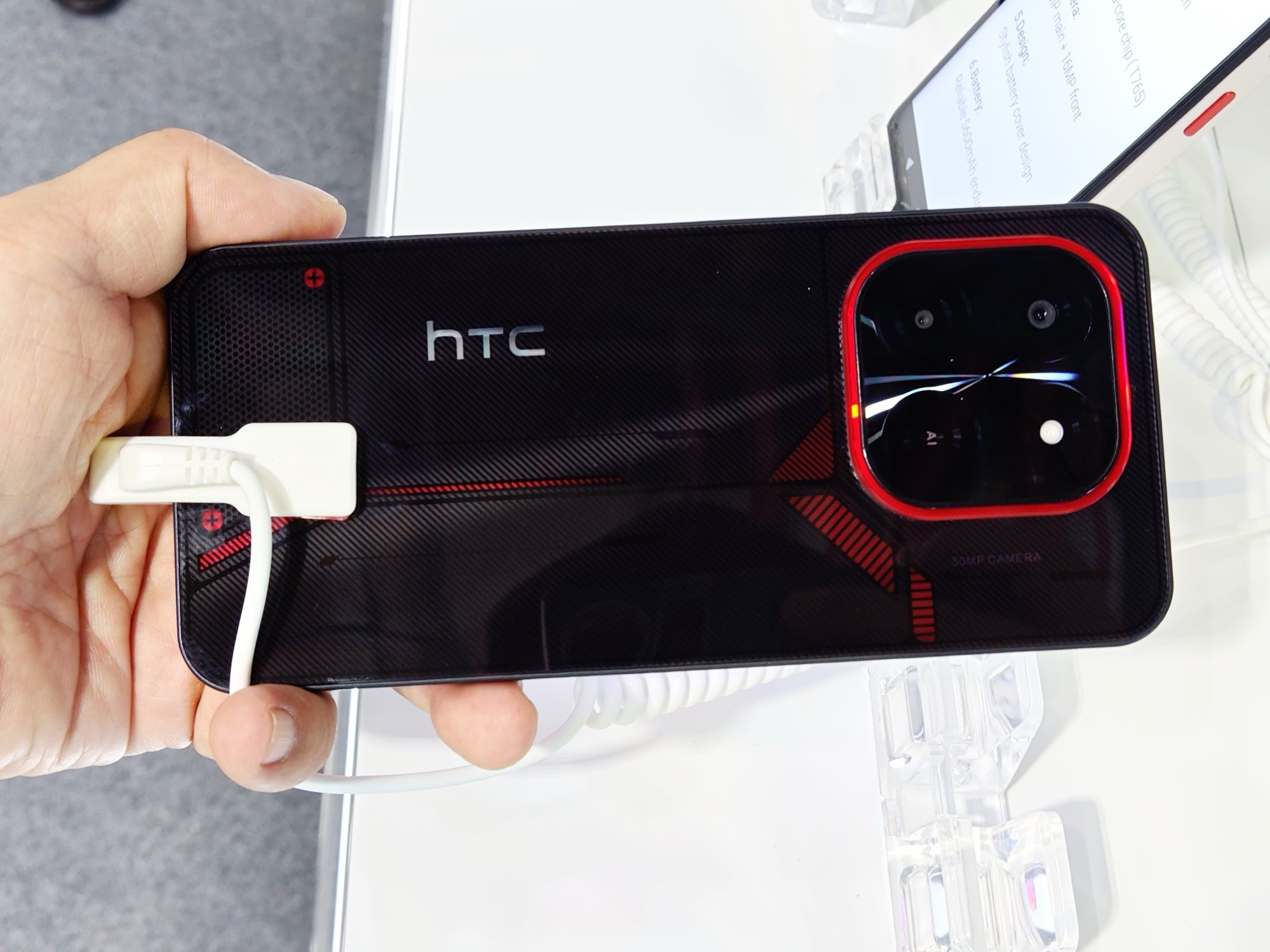 HTC zeigt brandneues Wildfire Gaming-Smartphone mit 5.600 mAh Akku und ...