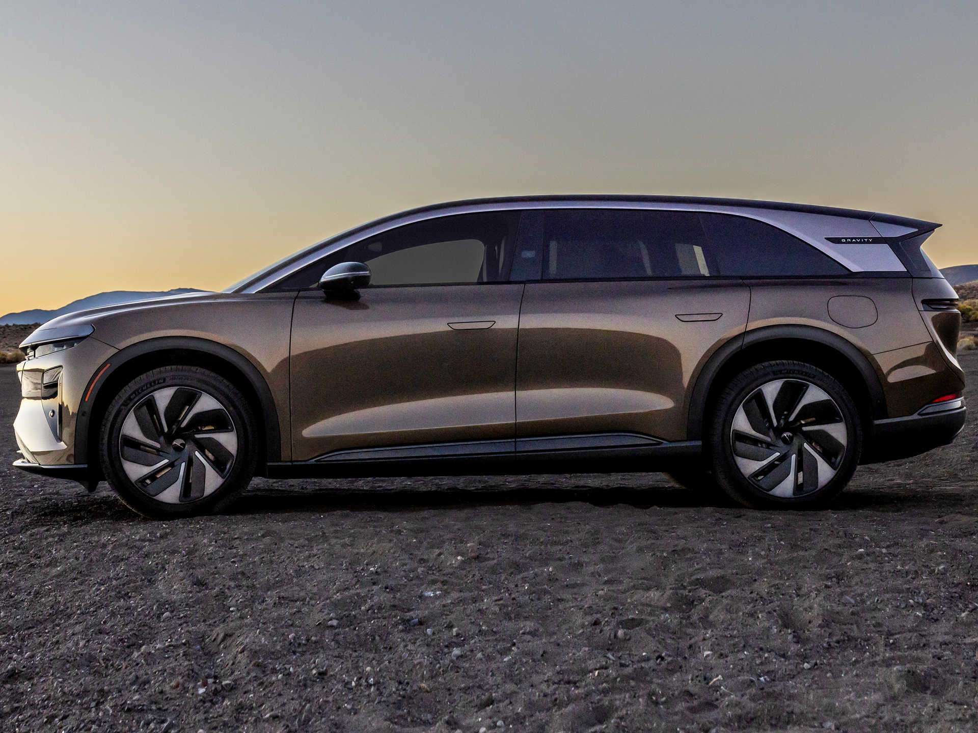 Lucid Gravity Touring: Hightech-Elektro-Luxus-Sportstourer der XL-Klasse startet mit 568 PS für ...