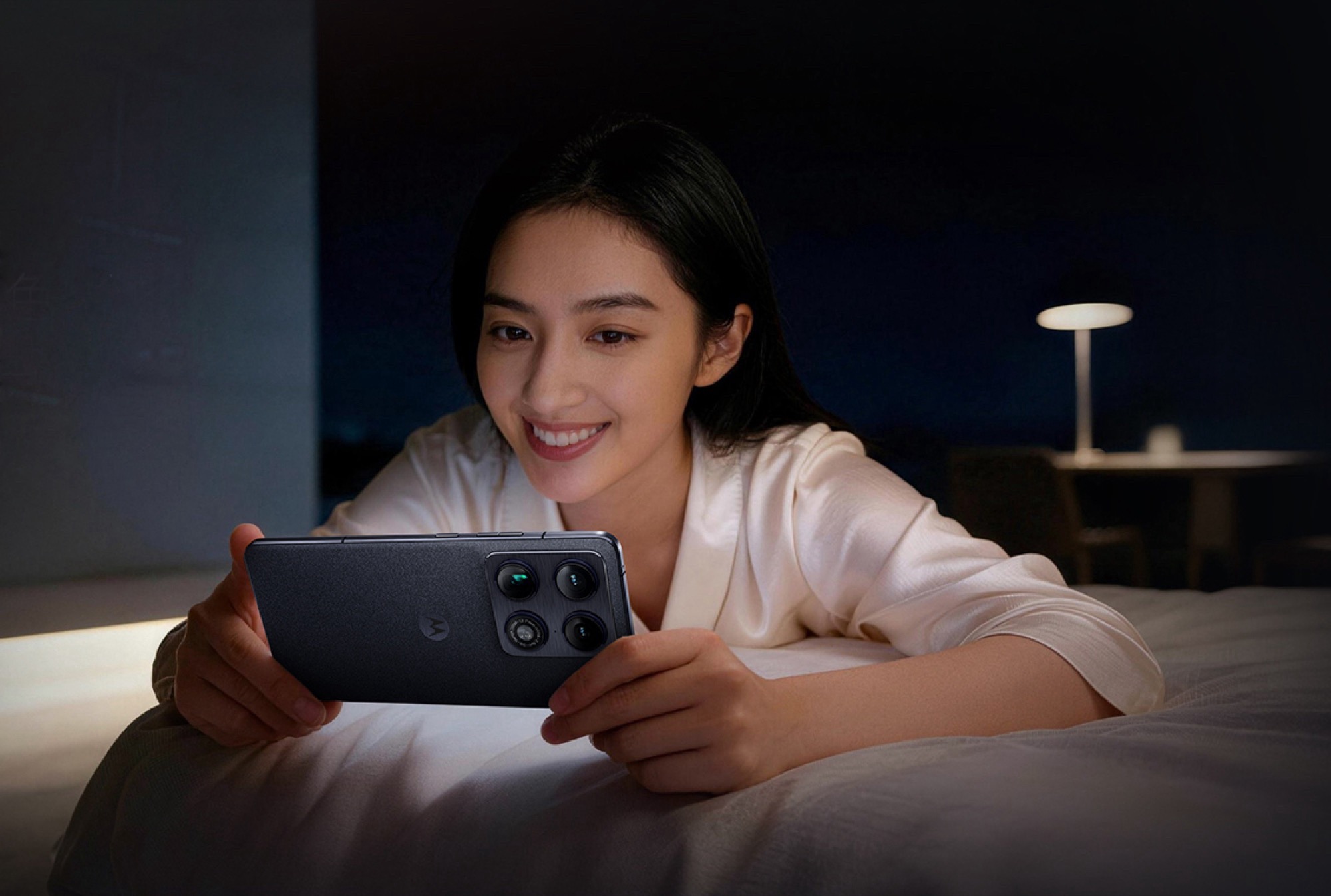 Motorola präsentiert Moto X70 Air Pro mit vier 50 MP Kameras und 165 Hz ...