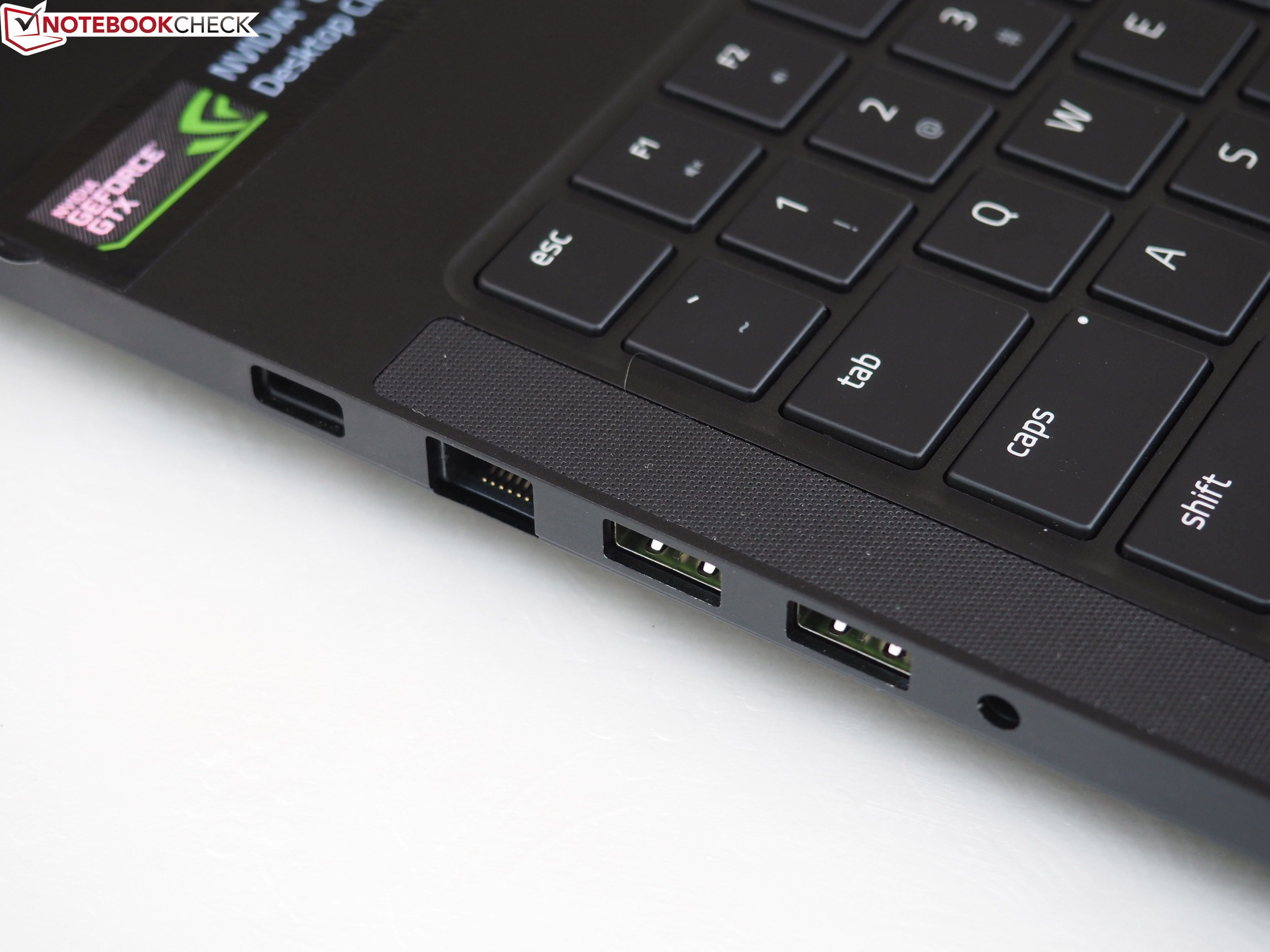 Test Razer Blade Pro 2017 (i7-7820HK, GTX 1080, 4K) Laptop ...