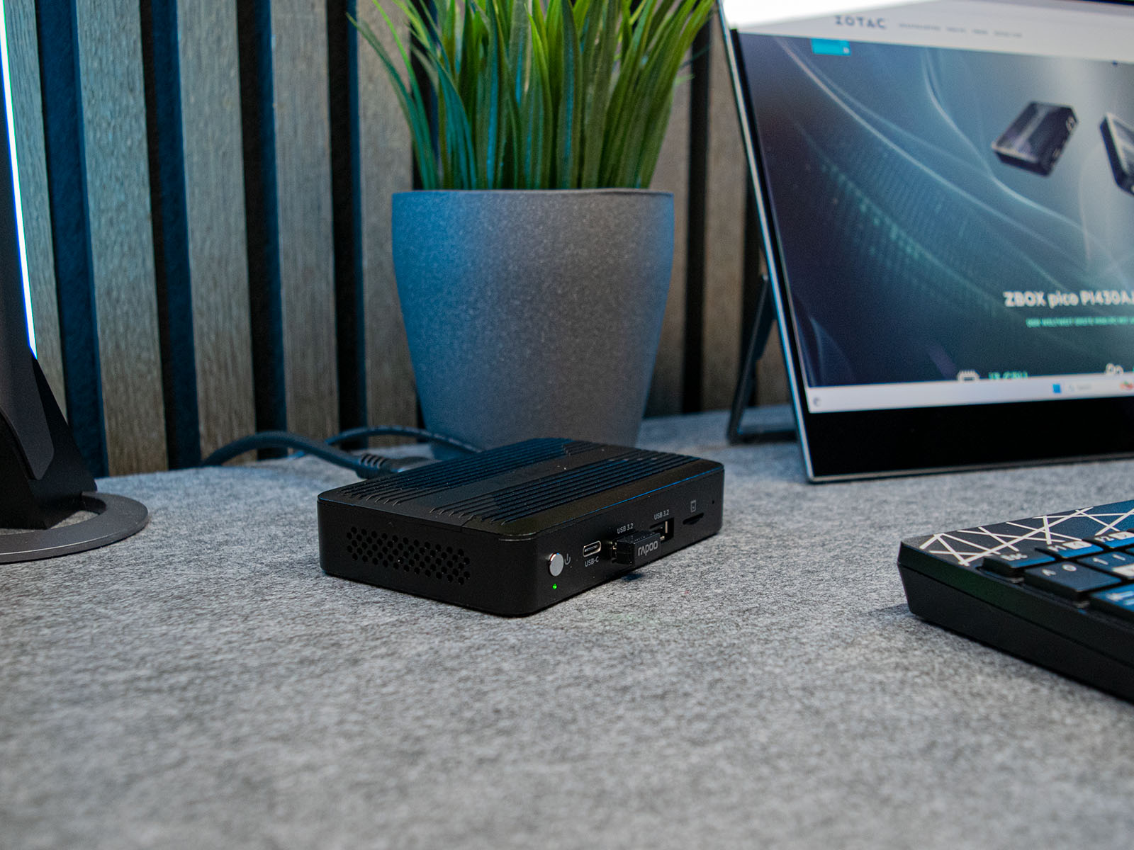 Zotac Zbox pico PI430AJ im Test: Der weltweit erste Mini-PC mit aktiver ...