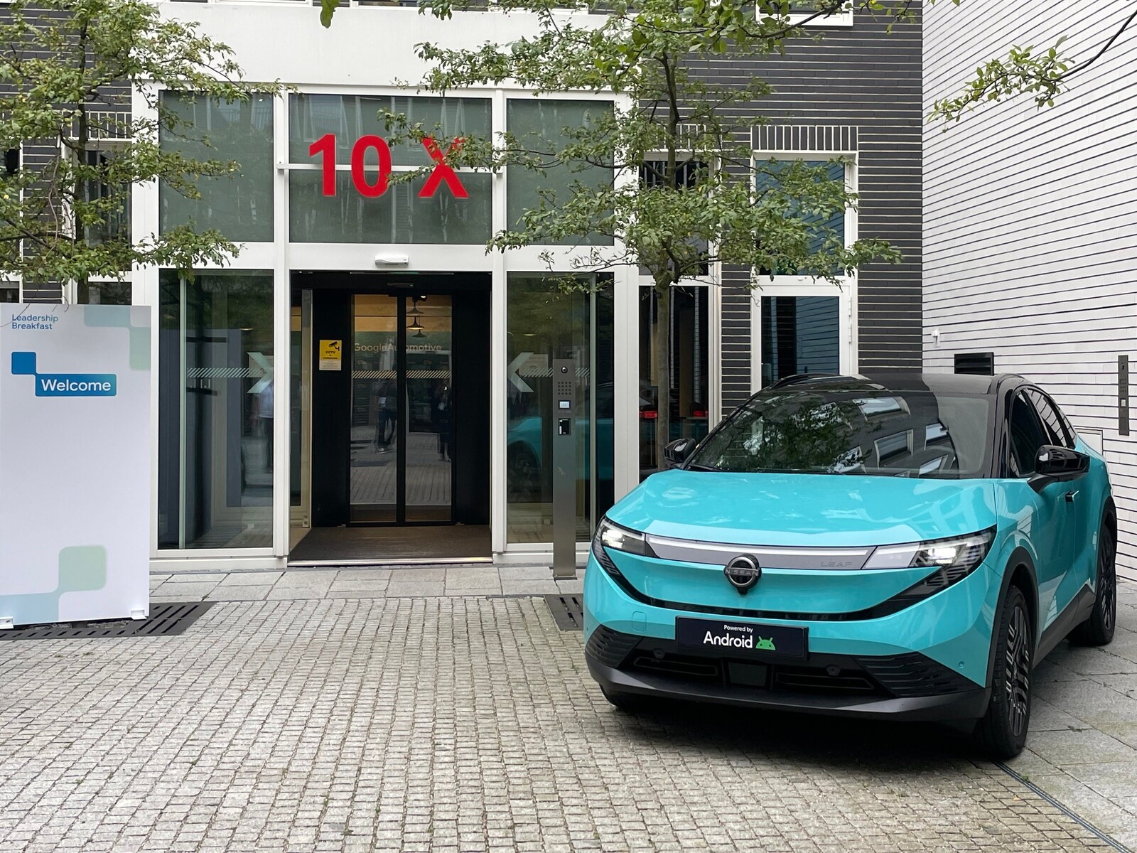 Nissan Leaf: Elektro-Kultmodell fährt jetzt mit Google built-in ...