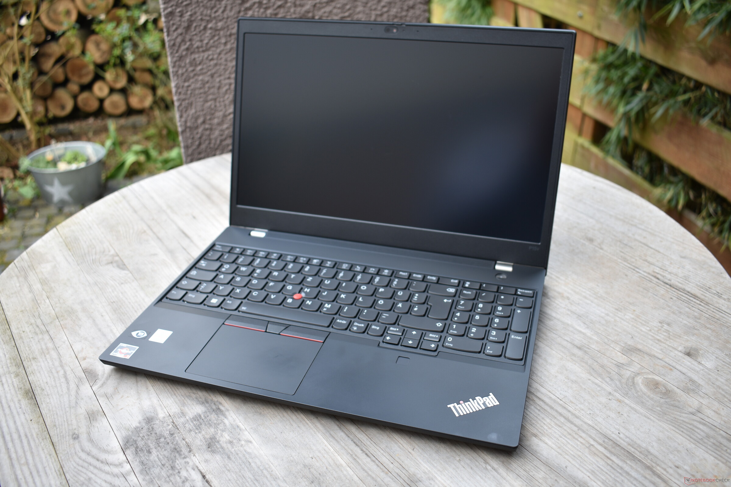 Lenovo ThinkPad P15v G3 AMD: Eines der interessantesten 2022er ...
