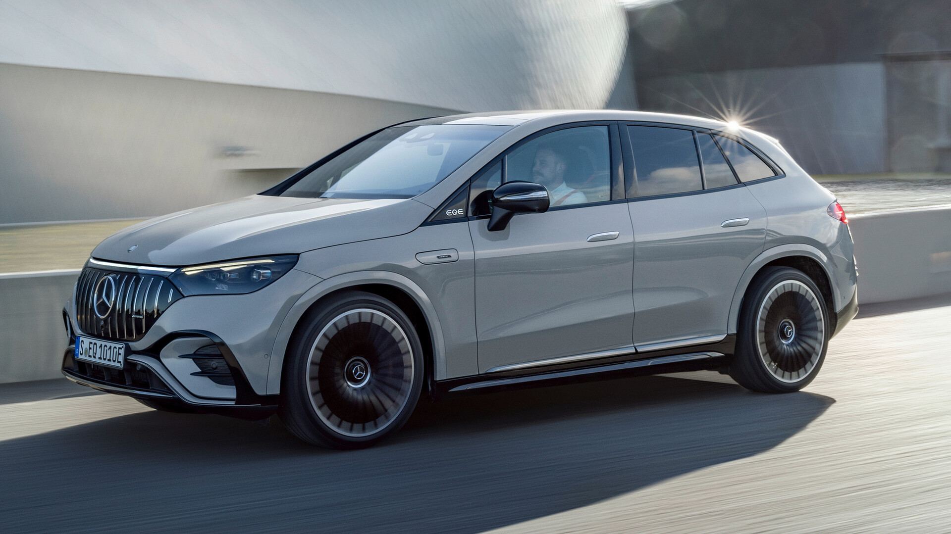 Pariser Autosalon 2022: Vollelektrischer Mercedes EQE SUV und AMG-EQE-SUV feiern Weltpremiere ...