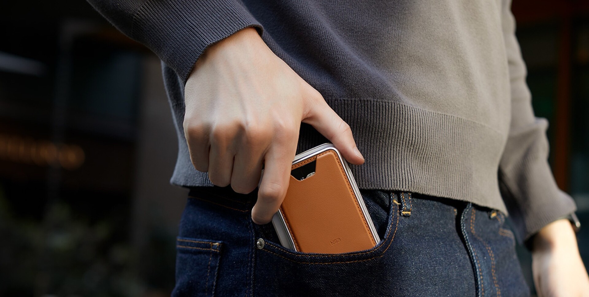 ESR HaloLock Wallet kombiniert Power Bank mit MagSafe, Geldbörse und ...