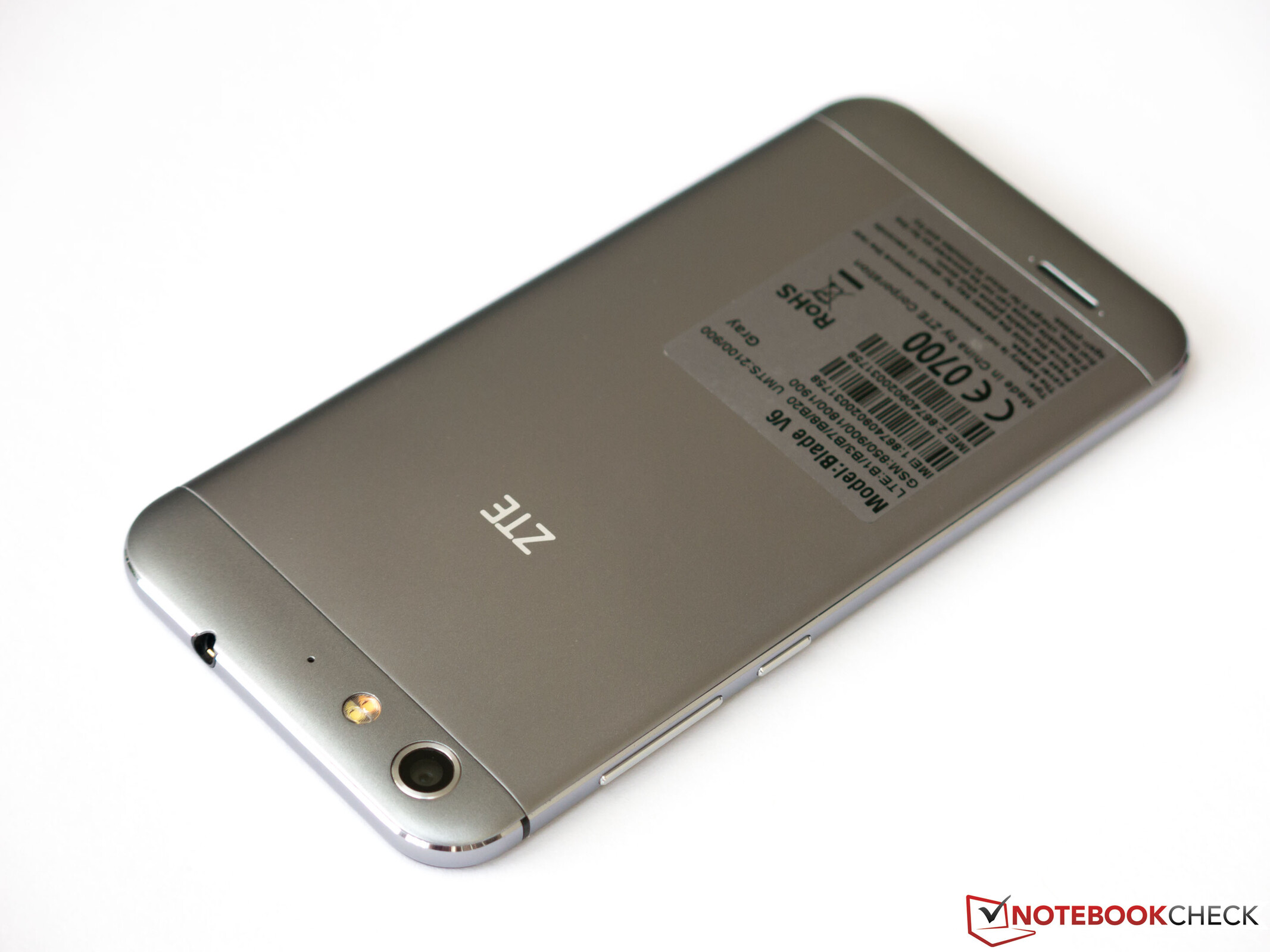 Test ZTE Blade V6 Smartphone - Notebookcheck.com Tests