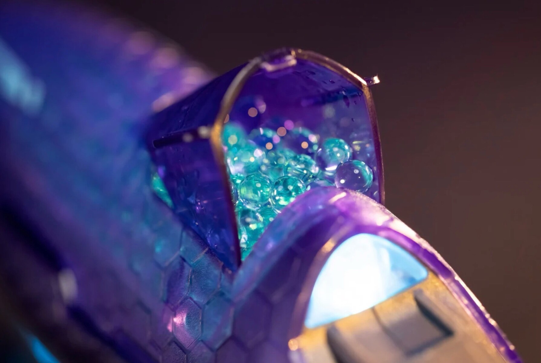 Plasma Blaster aus dem Halo-Universum startet als Gel-Kugel-Gewehr mit ...