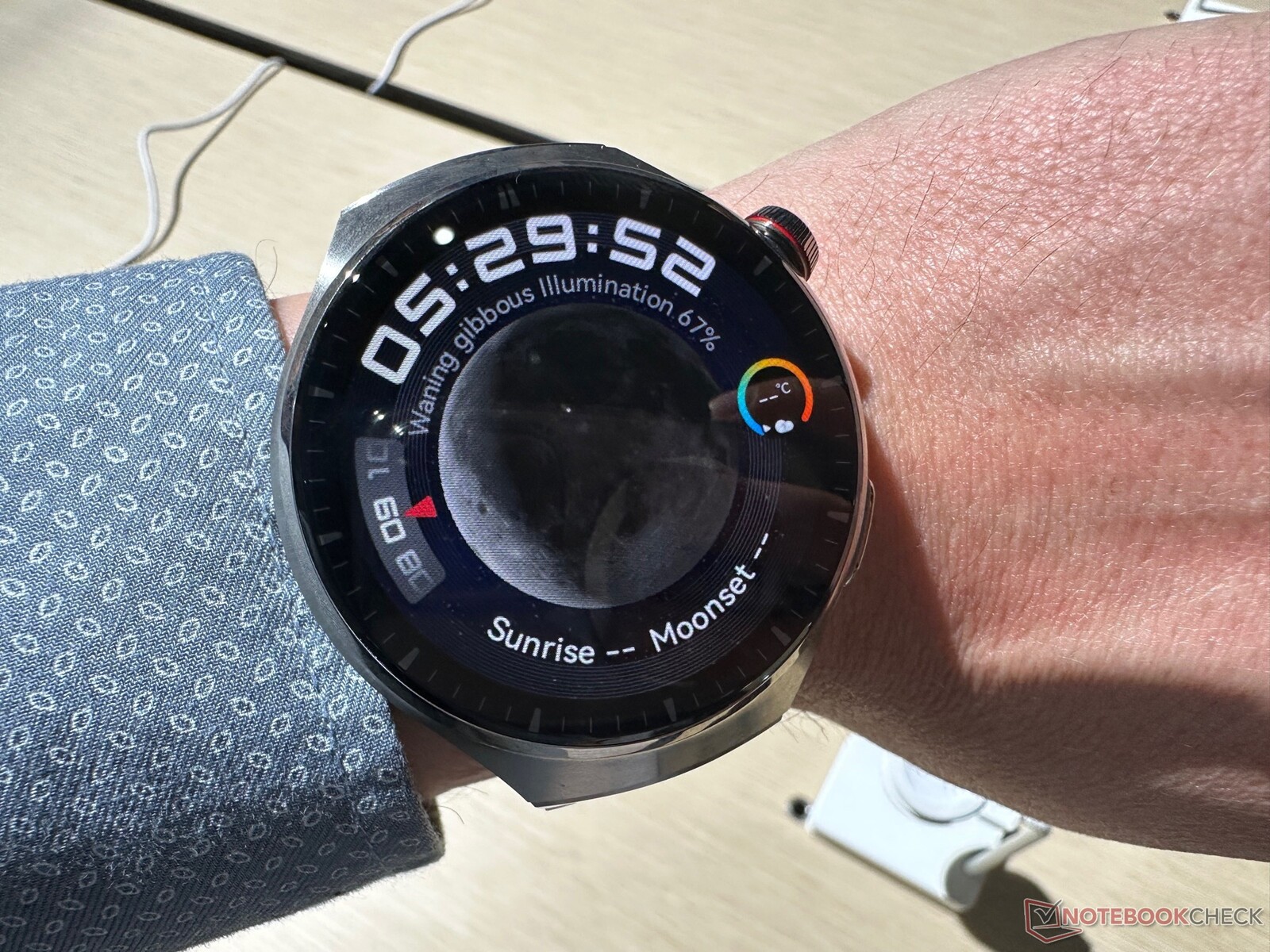 Huawei Watch 4 Pro startet mit Titan-Gehäuse, Design-Upgrades, EKG und ...