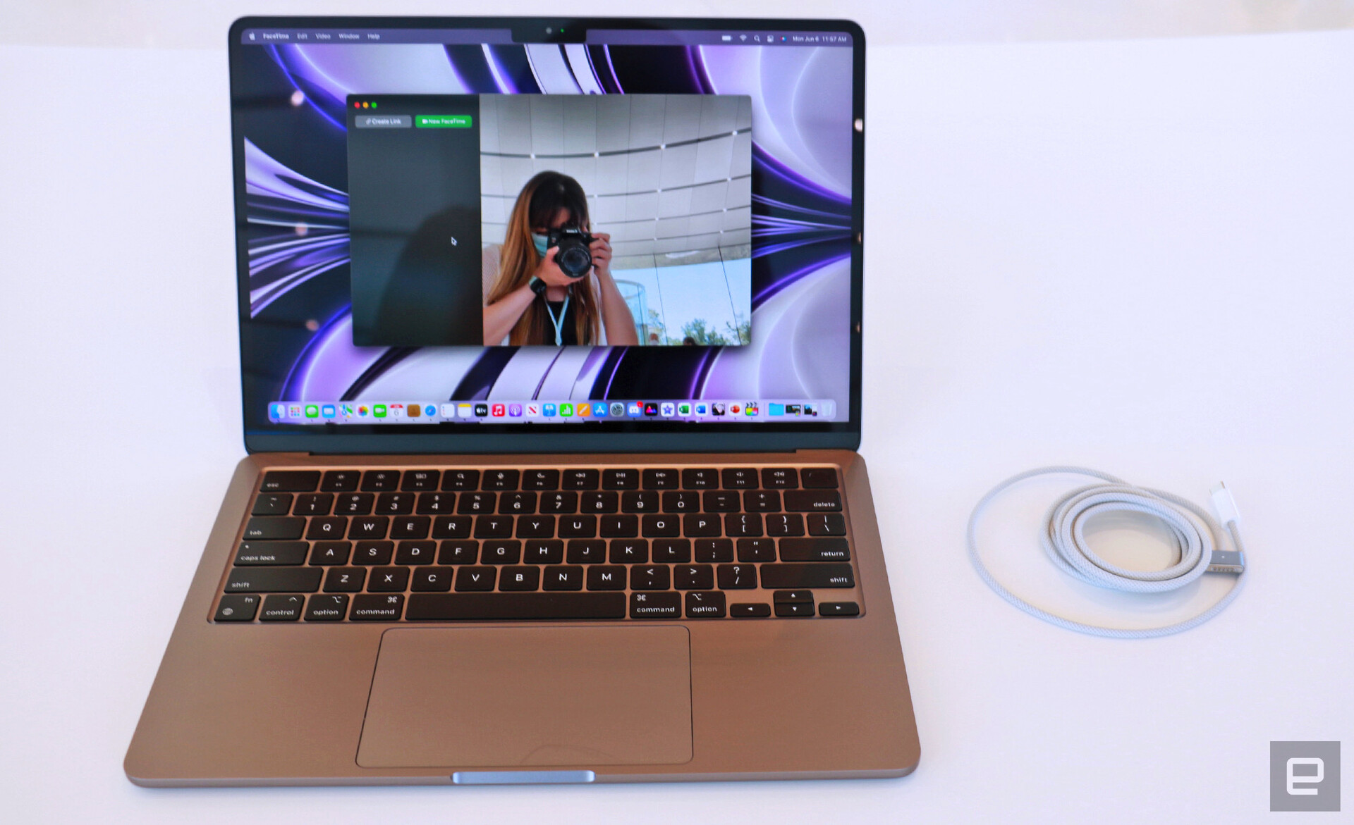 Apple 2022 M2 MacBook Air: Erste Hands-On-Bilder und Einschränkungen ...