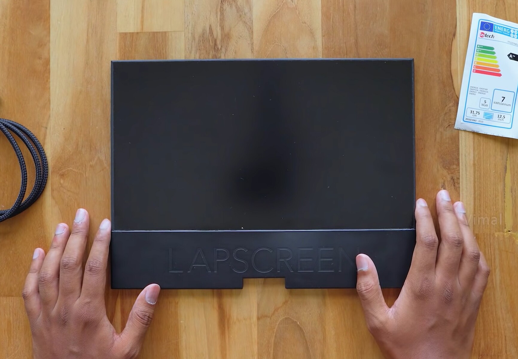 Schnell sein: Dünnster und leichtester portabler 12,5 Zoll Full-HD ...
