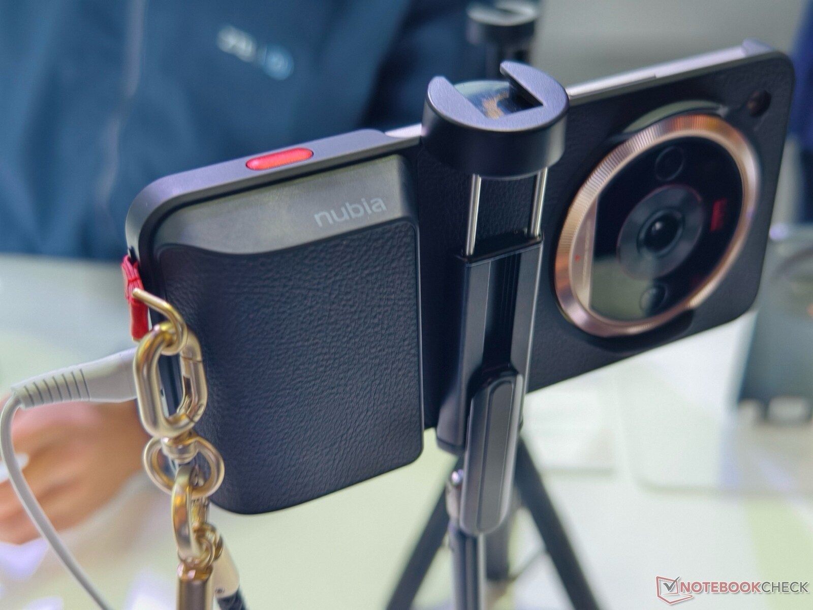 Nubia Focus 2 Ultra bietet Zoom-Ring, Kamera-Handgriff und lichtstarke f/1.47-Hauptkamera für ...