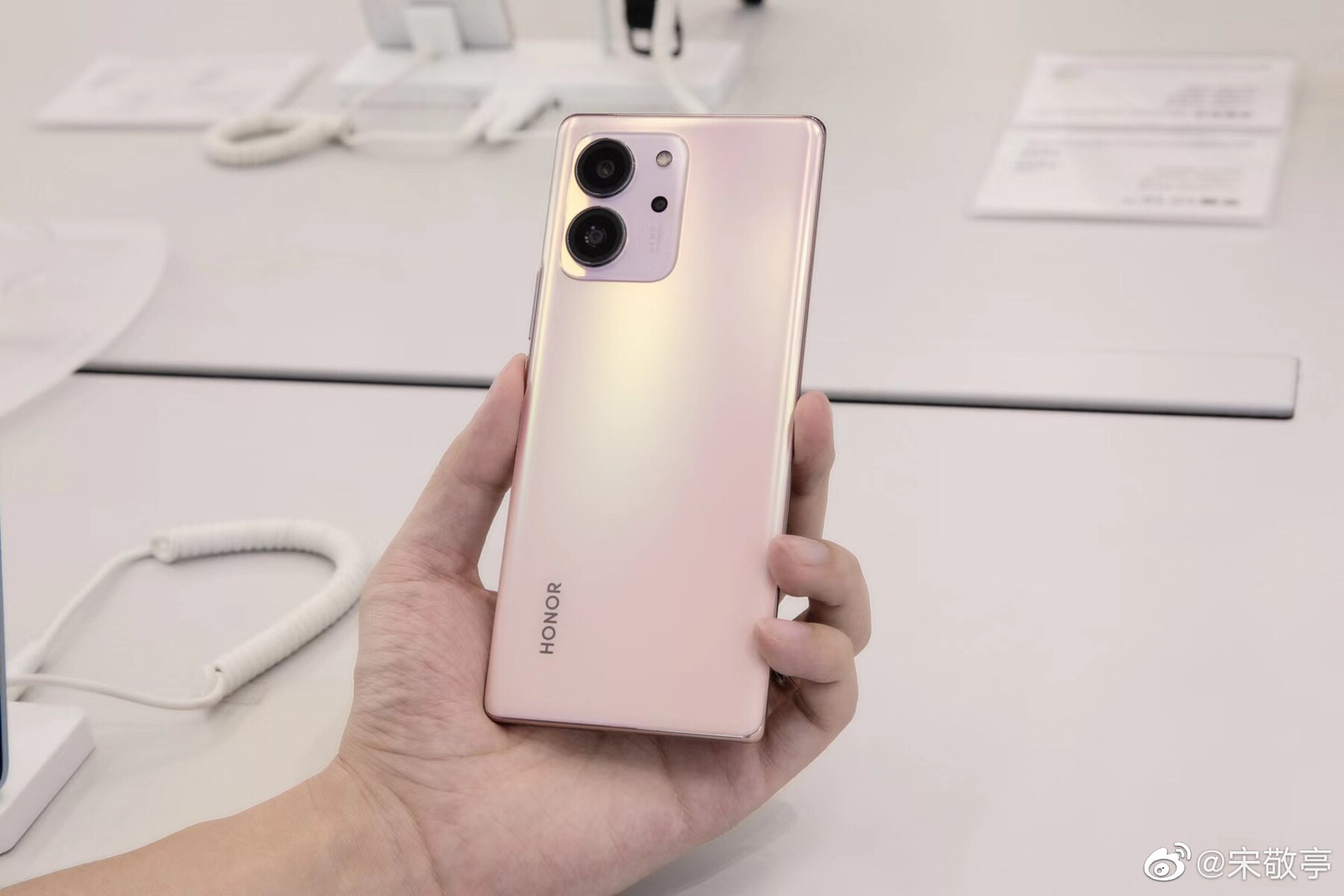 Honor 80 (Pro, SE): Smartphones zeigen sich vorab auf Hands-on-Fotos ...