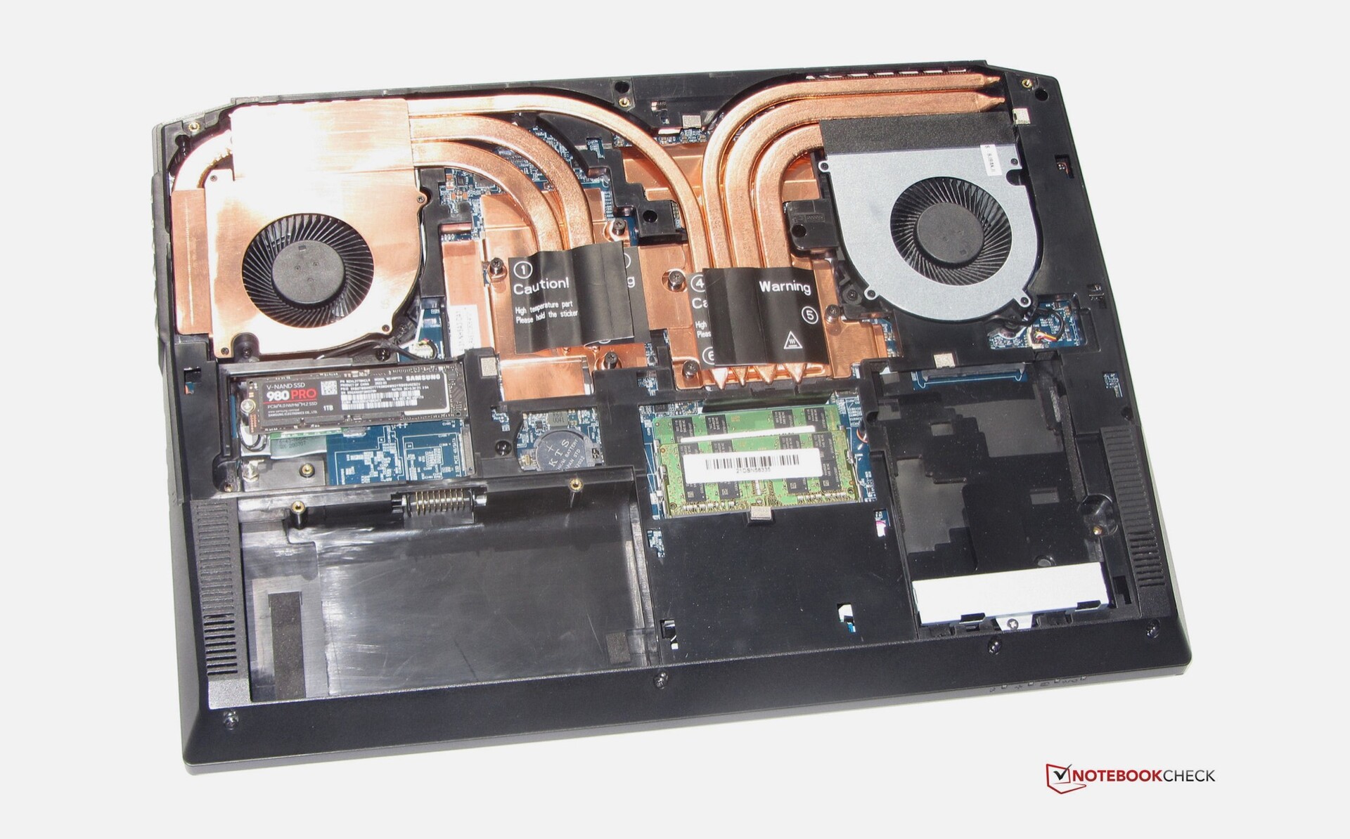 Das XMG Apex 15 Max startet mit AMD Ryzen 7 5800X3D Desktop-CPU für maximale Gaming-Power ...