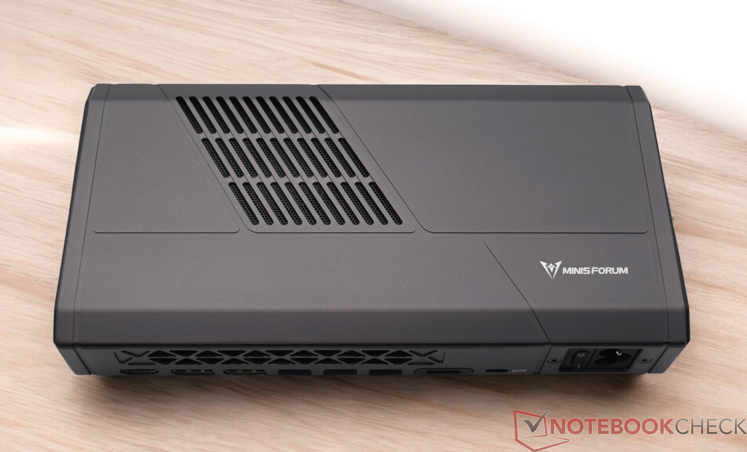 Minisforum MGA1 im Test: Externe Grafikkarte verwandelt Mini-PCs ...