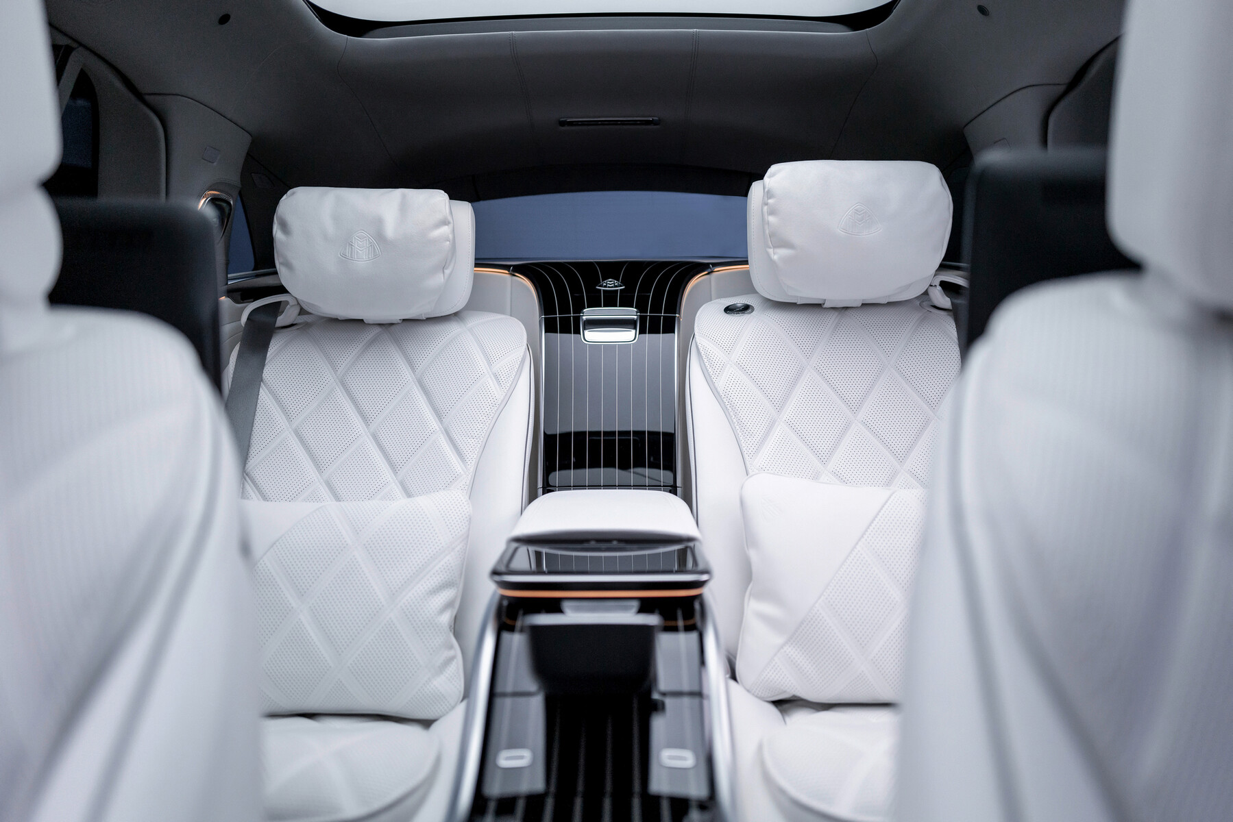 Mercedes-Maybach EQS 680 SUV: Premiere des ersten vollelektrischen ...
