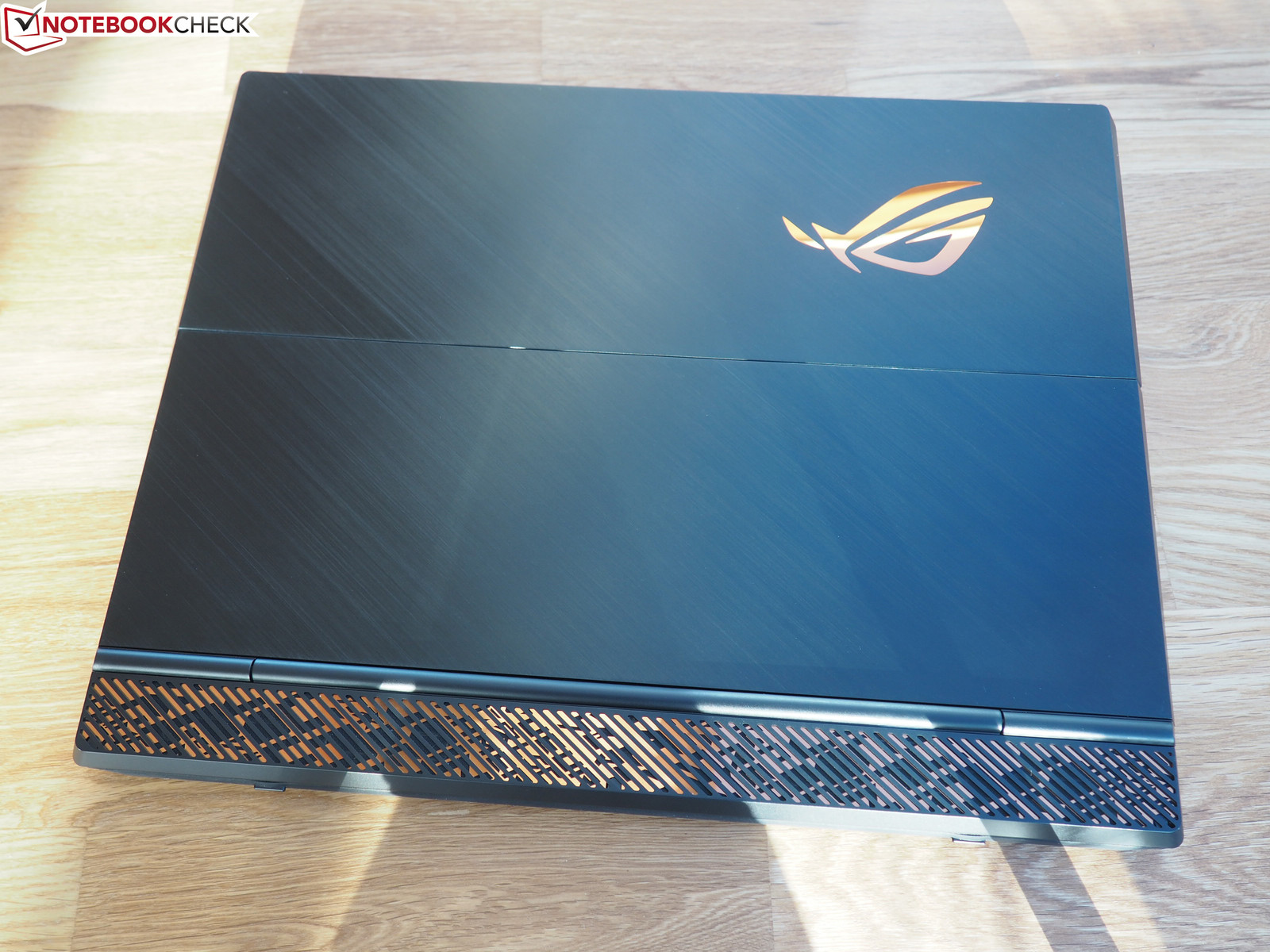 Asus ROG Mothership GZ700 Hands-On - Notebookcheck News