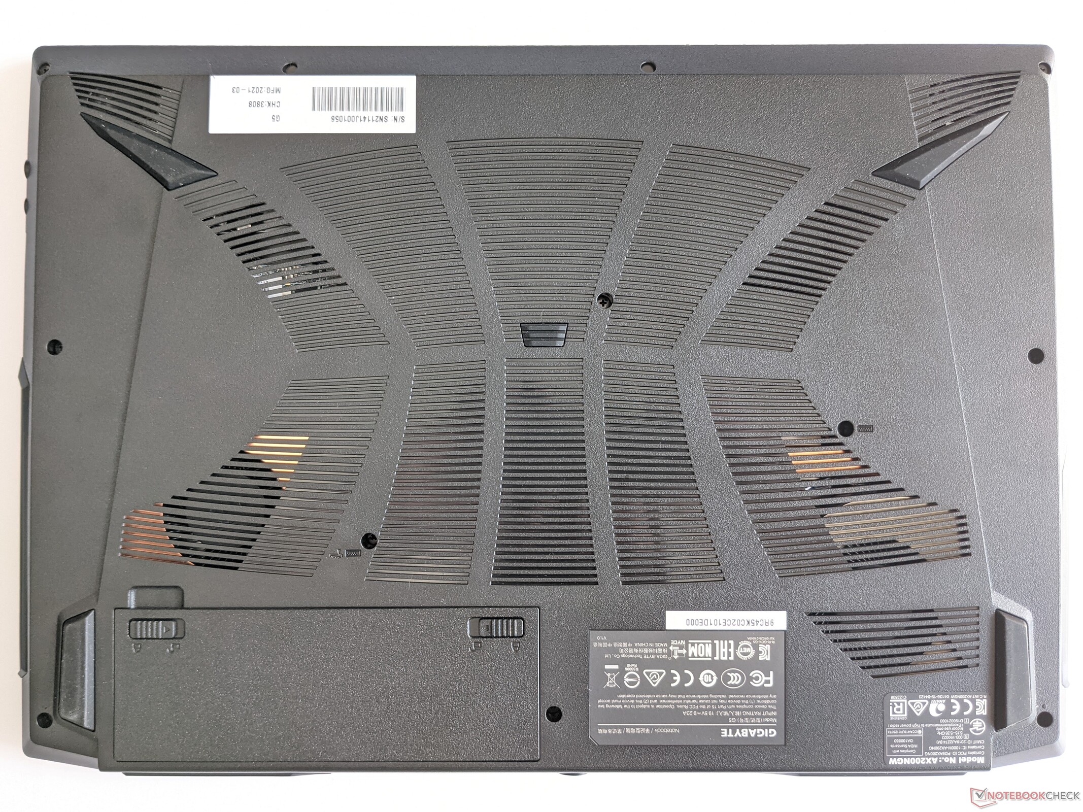 Gigabyte G5 KC im Test: Upgradebarer Gaming-Laptop - Notebookcheck.com ...