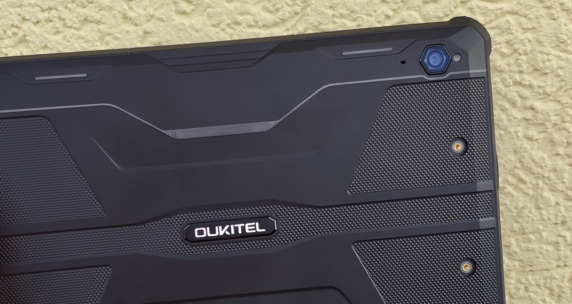 Test Oukitel RT2 - Extrem robustes Outdoor Tablet für die Baustelle mit ...