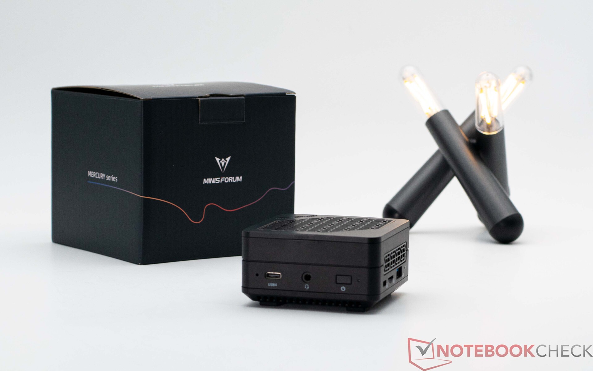 Minisforum Mercury Series EM680 mit Ryzen 7 6800U im 1/4L Gehäuse ...