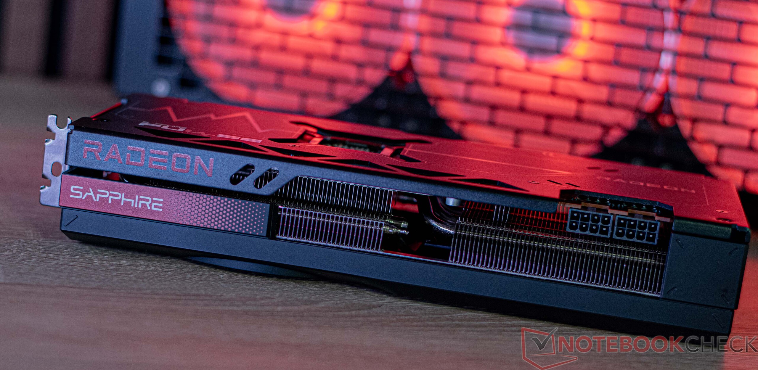 AMD Radeon RX 7700 XT Desktop-Grafikkarte mit 12-GB-VRAM für unter 500 ...