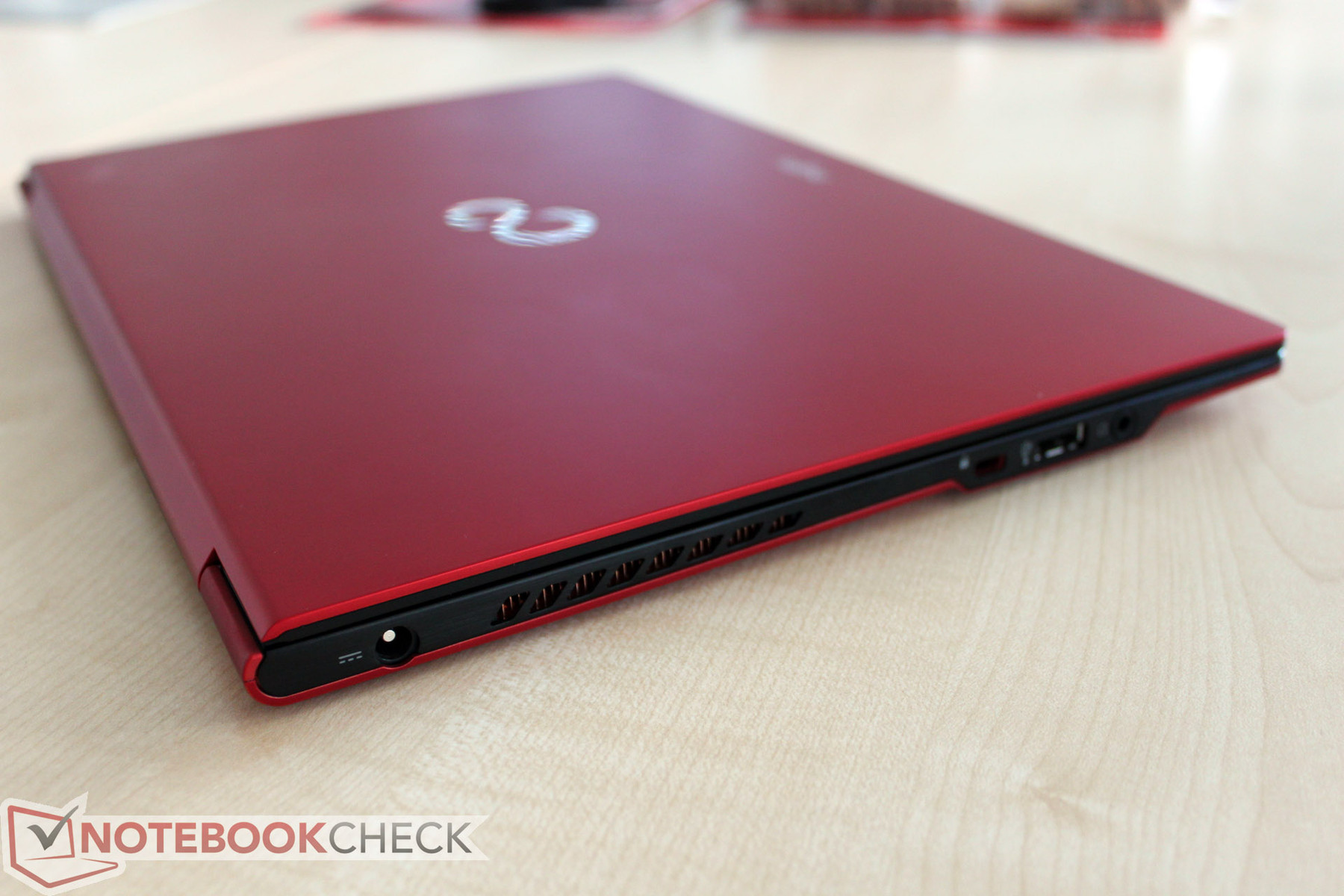 Fujitsu: Lifebook U772, Ultrabook mit Business-Ambitionen im Hands-On ...