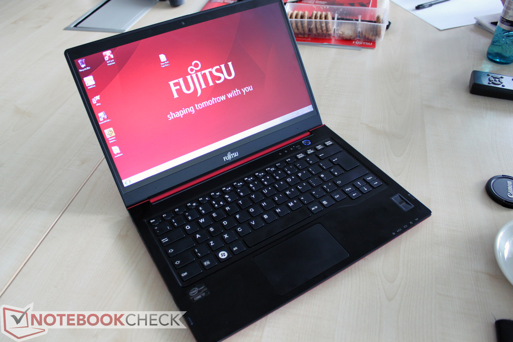 Fujitsu: Lifebook U772, Ultrabook mit Business-Ambitionen im Hands-On ...