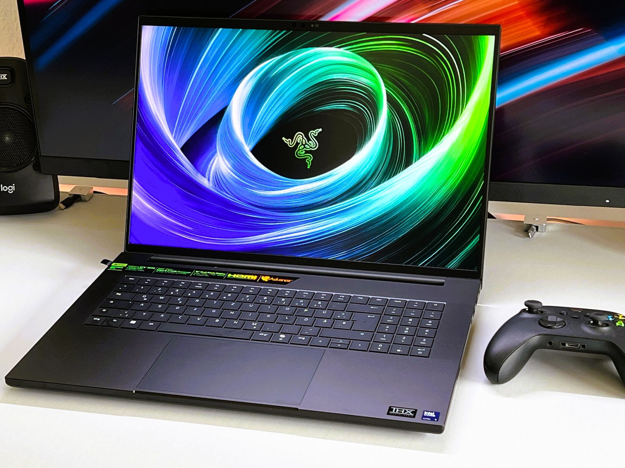 Razer Blade 18 (2025) mit Core Ultra 9, GeForce RTX 5080, 32 GB RAM im ...
