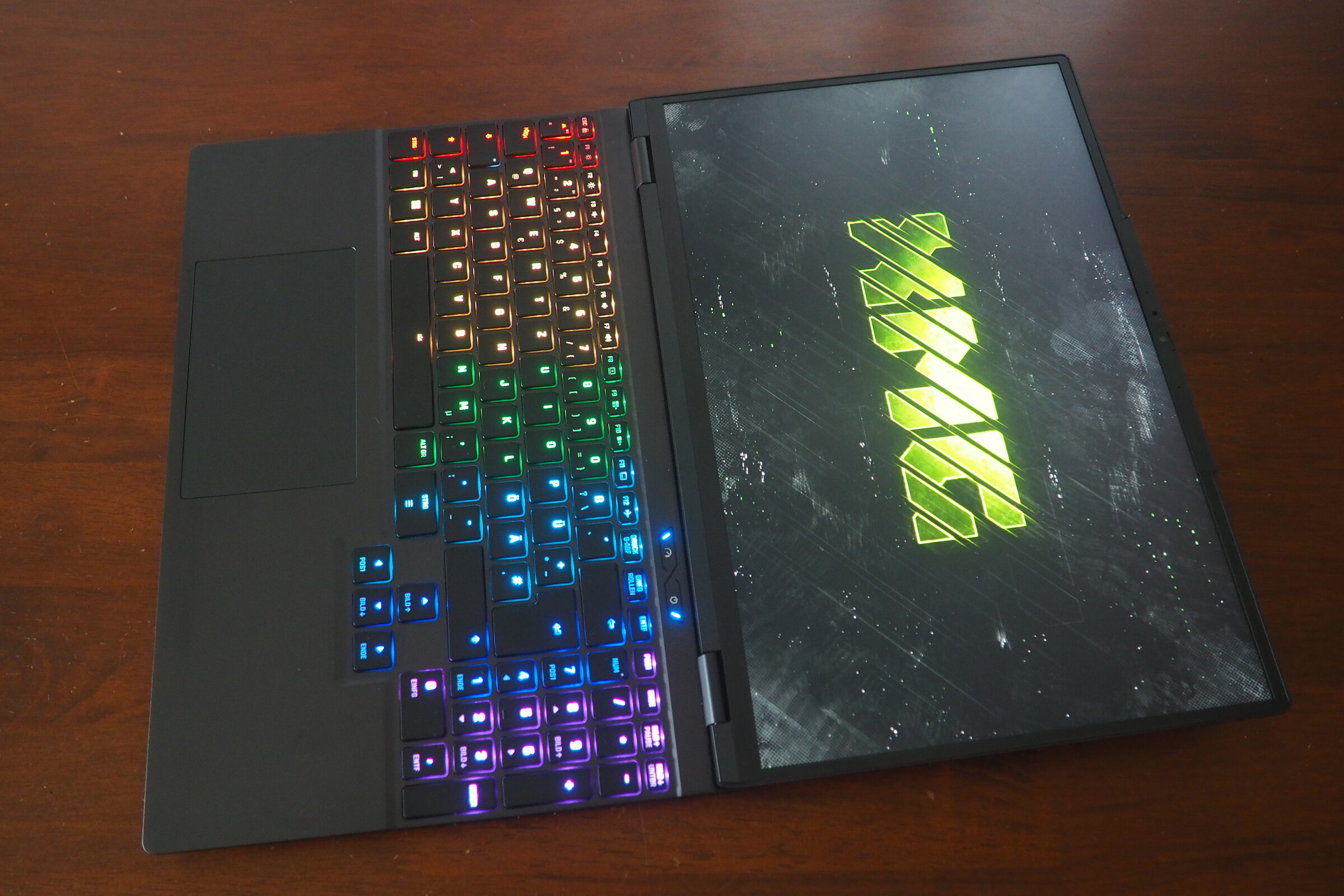Was ist das beste RTX 5060-Gaming-Notebook? Legion 5 vs XMG Core 15 ...
