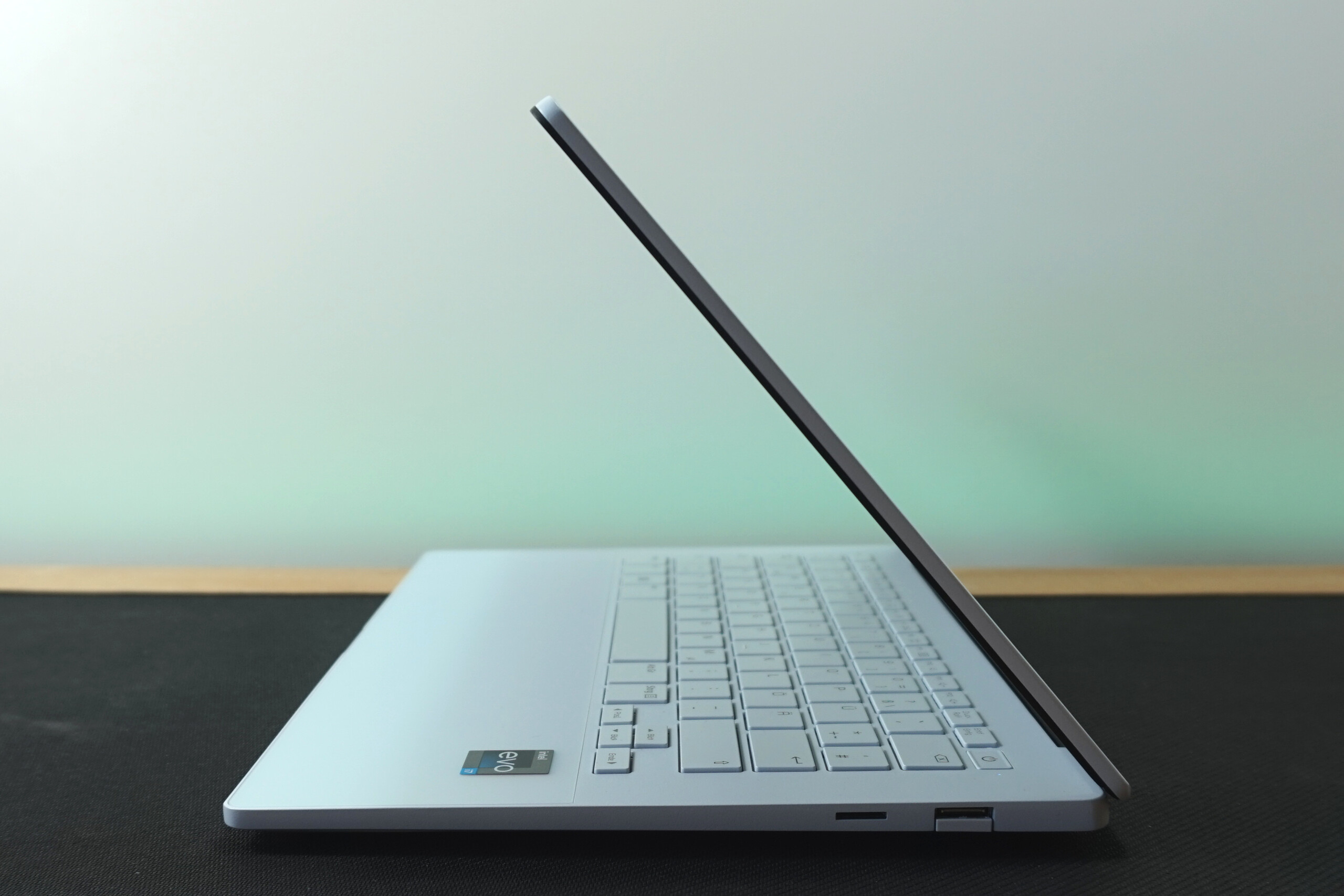 LG Gram Style 14 im Test: Schicker, schneller, (zu) heißer Laptop ...